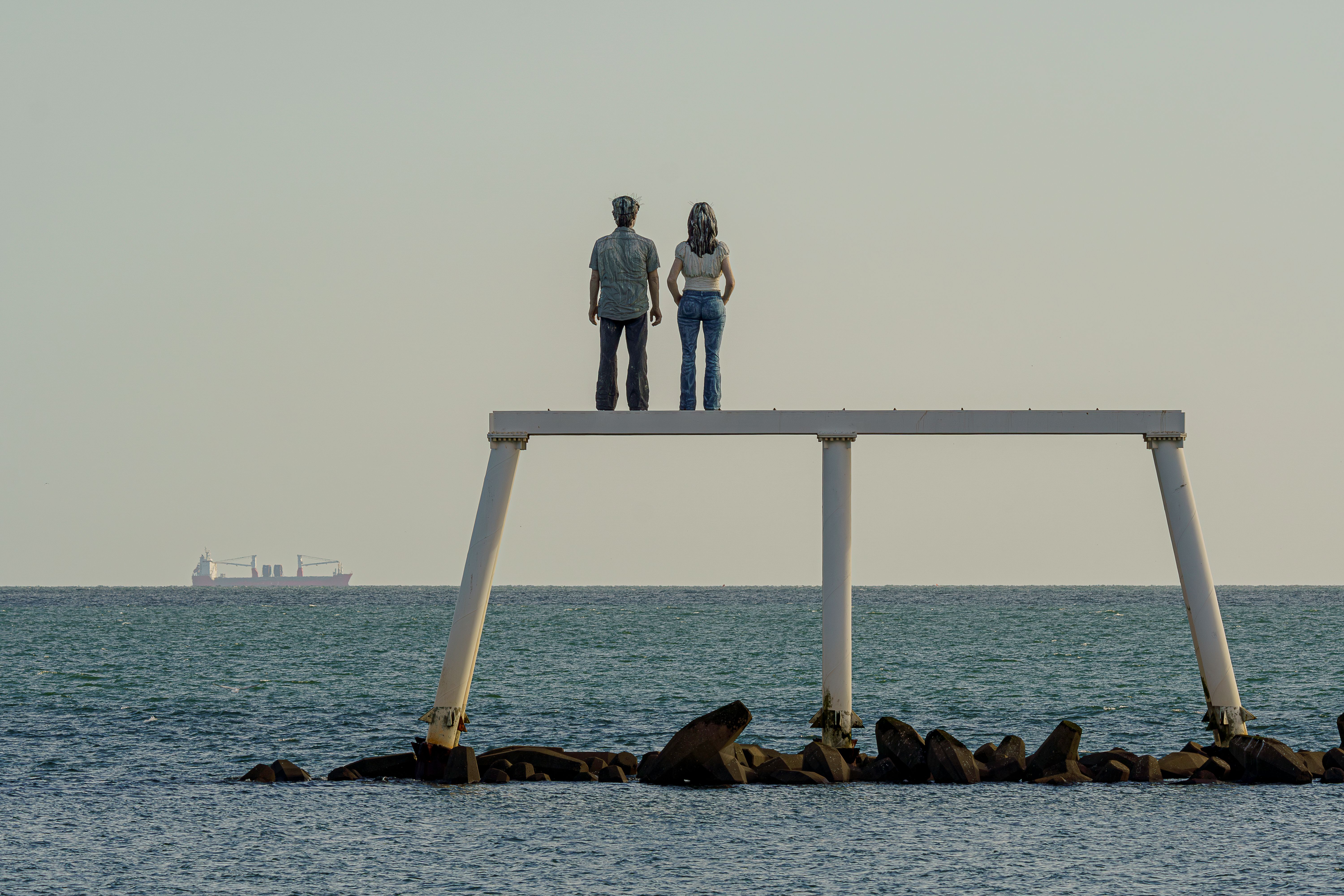 Couple Overlooking the Sea at Newbiggin-by-the-Sea · Free Stock Photo