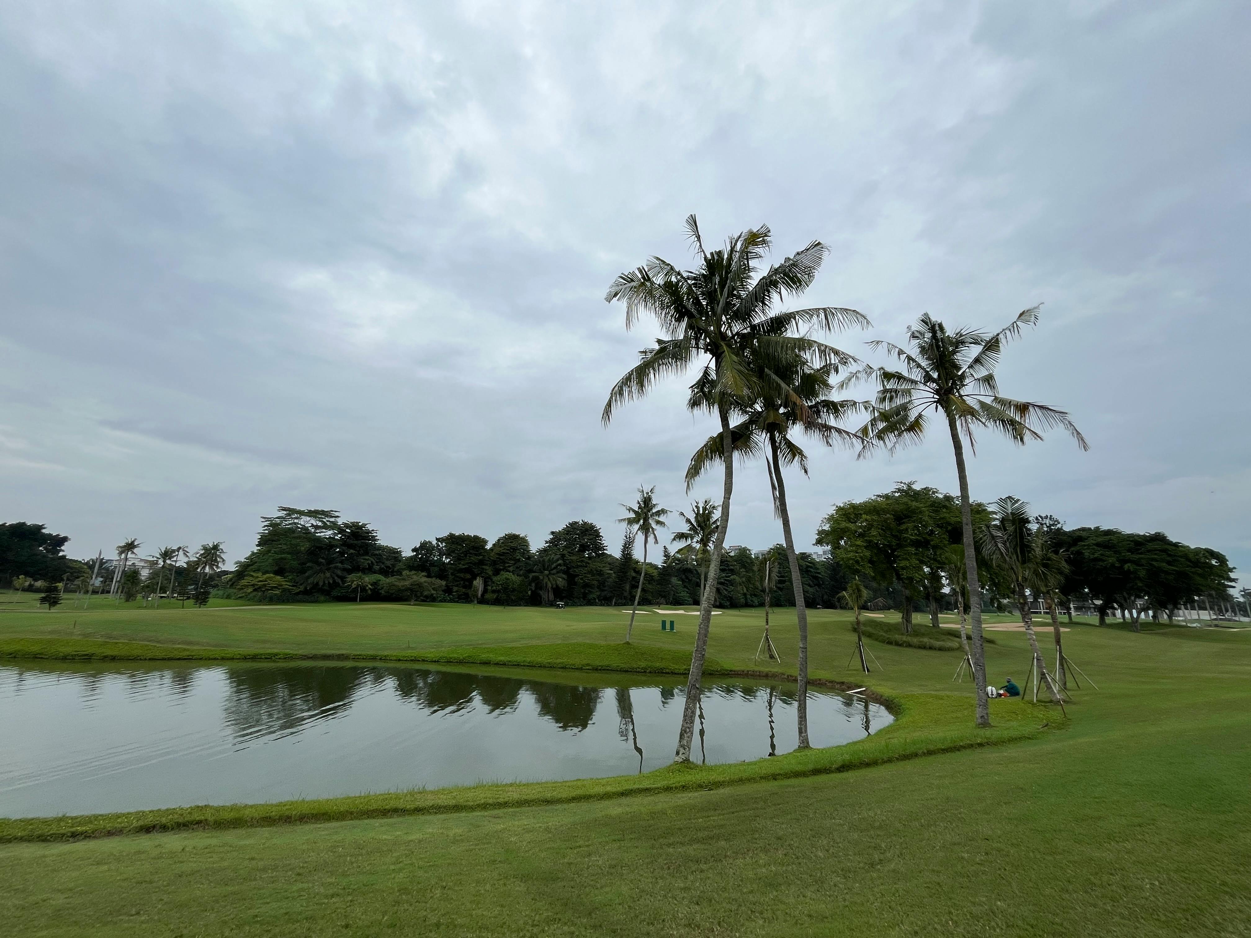 Peaceful Golf Course Landscape in Banten, Indonesia · Free Stock Photo