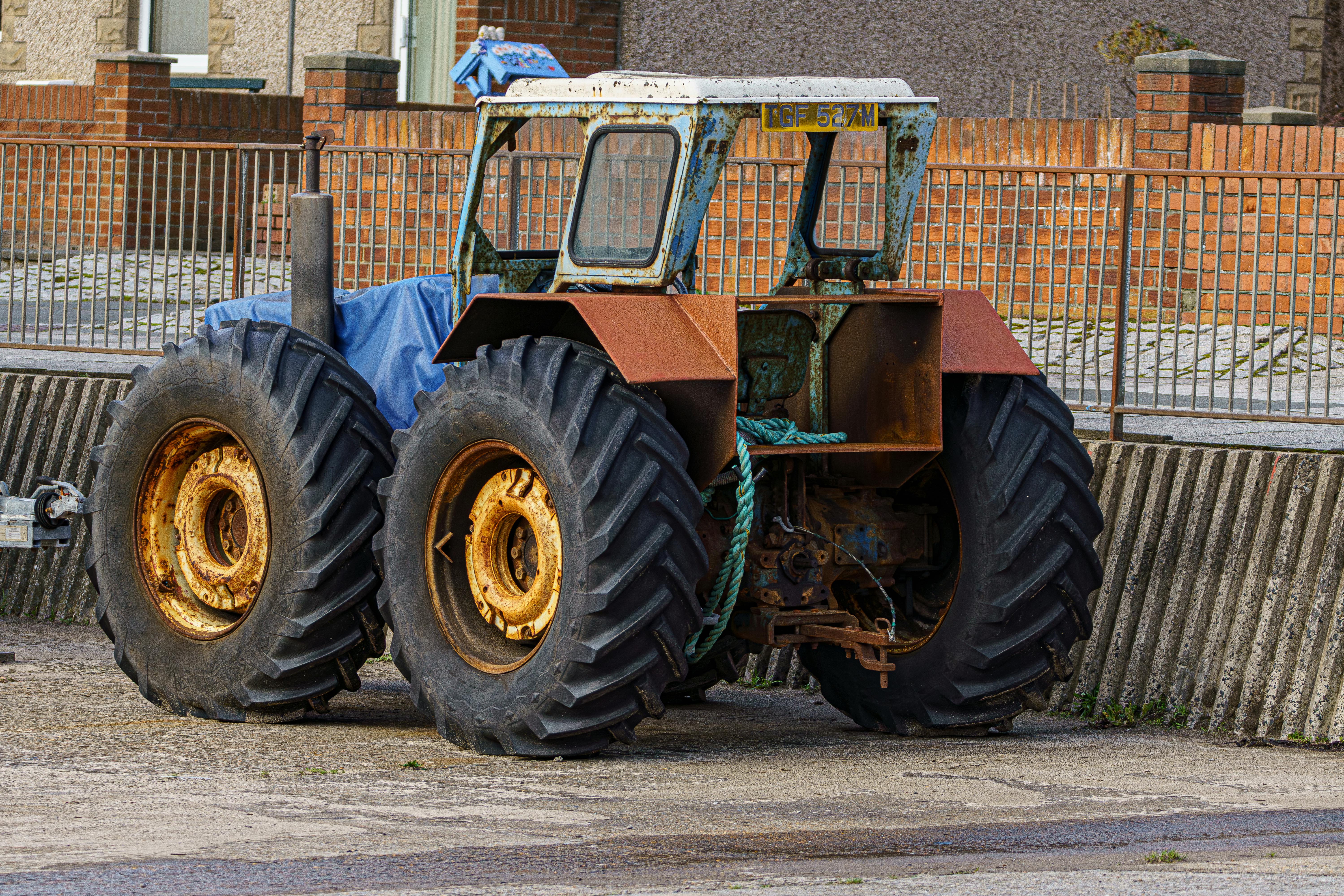 Old Tracker Photos, Download The BEST Free Old Tracker Stock Photos ...