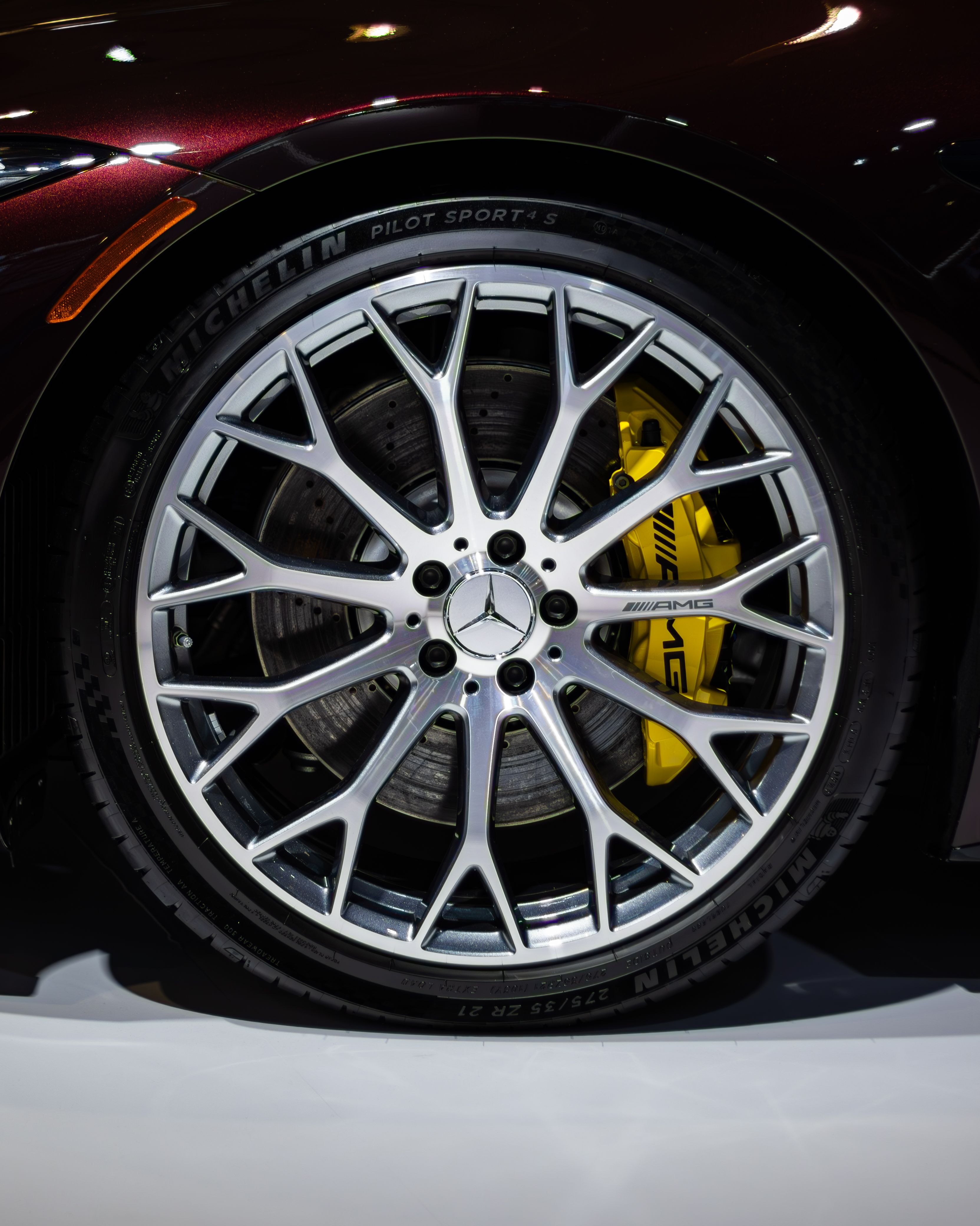 Close-Up of Luxury Car Alloy Wheel · Free Stock Photo
