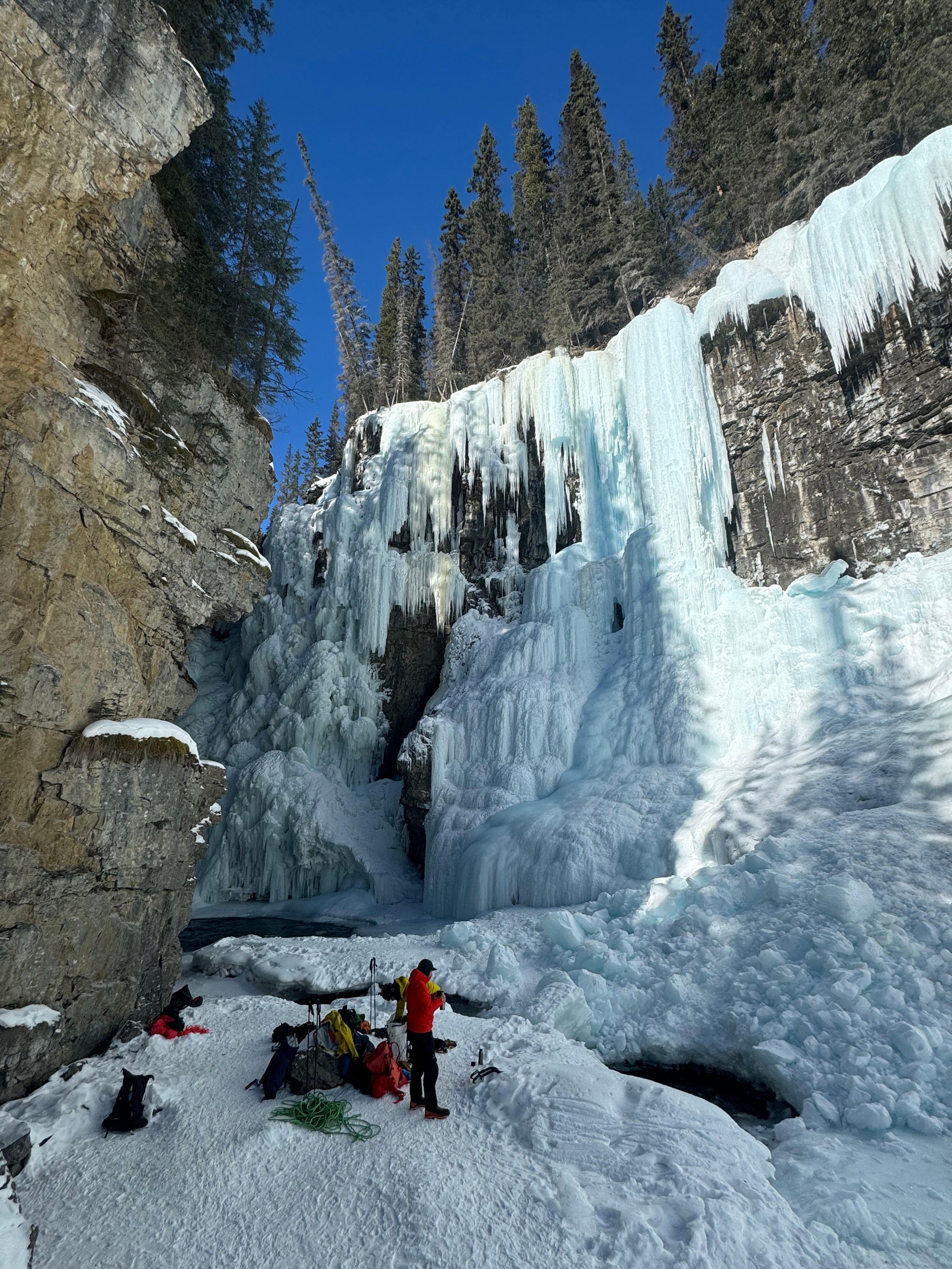 Frozen Waterfall in Banff National Park · Free Stock Photo