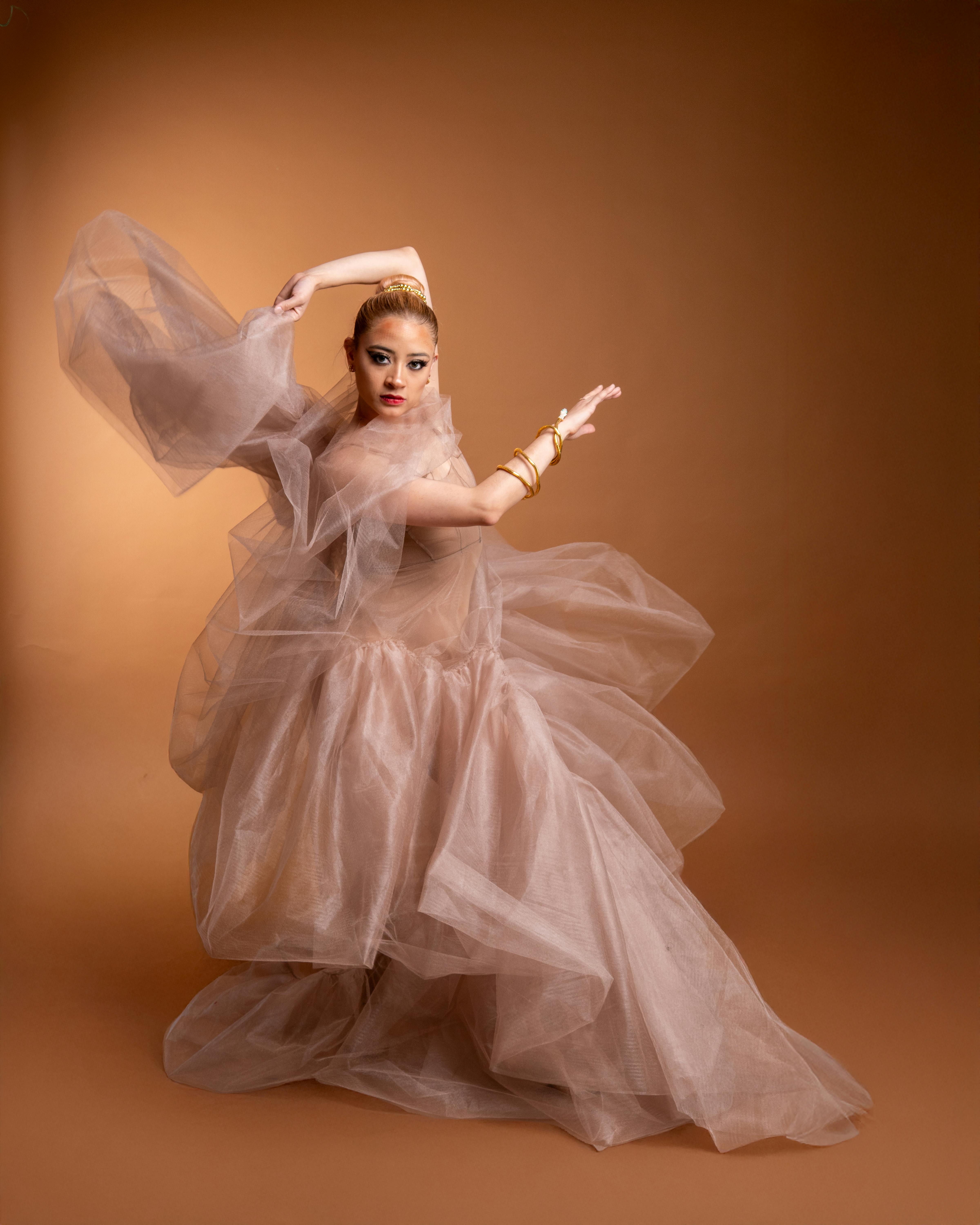 Posing For Art Photos, Download The BEST Free Posing For Art Stock ...