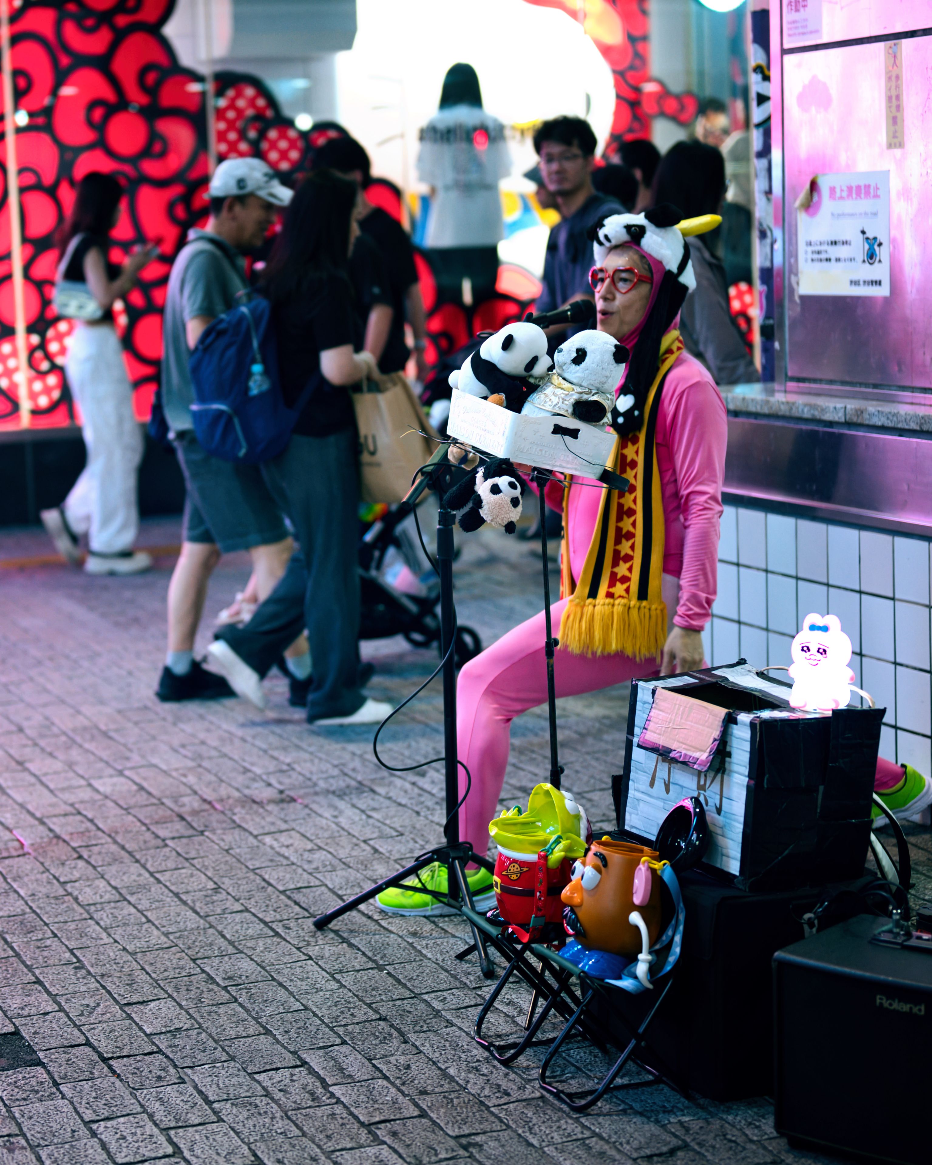 Vibrant Street Performer Entertains in Tokyo · Free Stock Photo