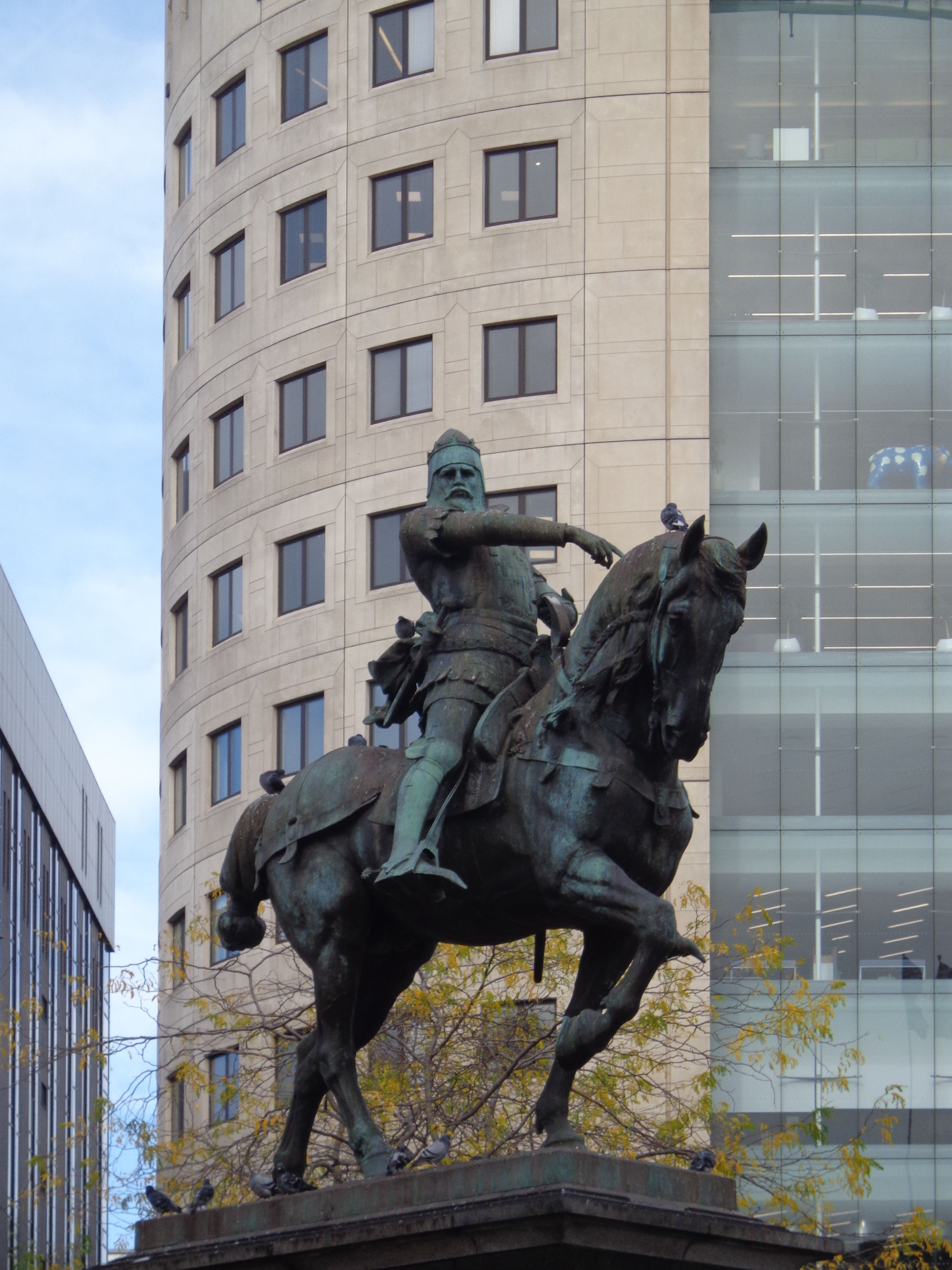 Statue of Historical Figure in Leeds, UK · Free Stock Photo