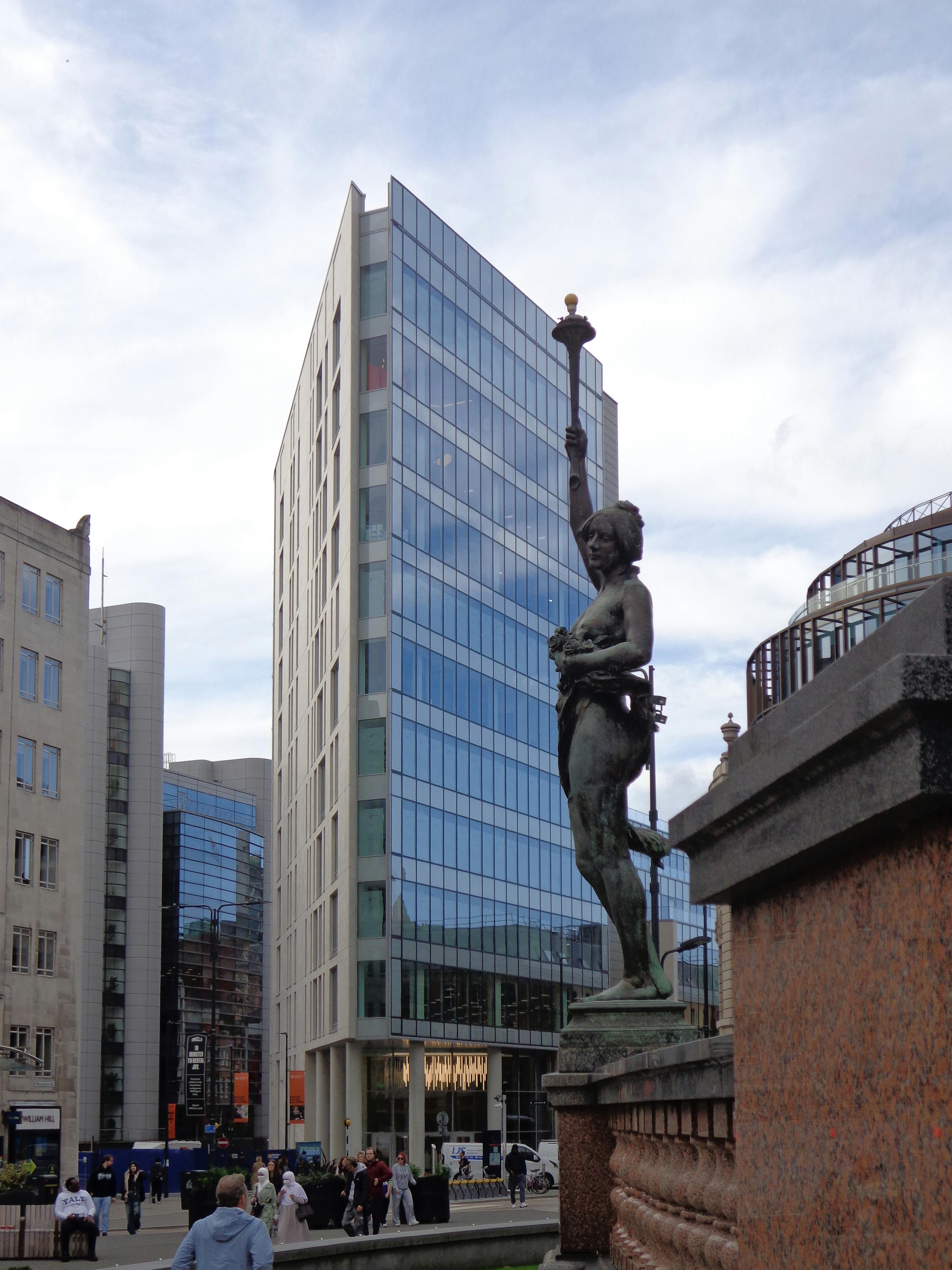 Modern Architecture and Historic Statue in Leeds · Free Stock Photo