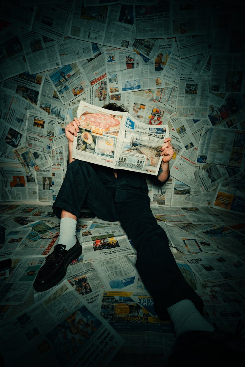 Person Reading Photos, Download The BEST Free Person Reading Stock ...