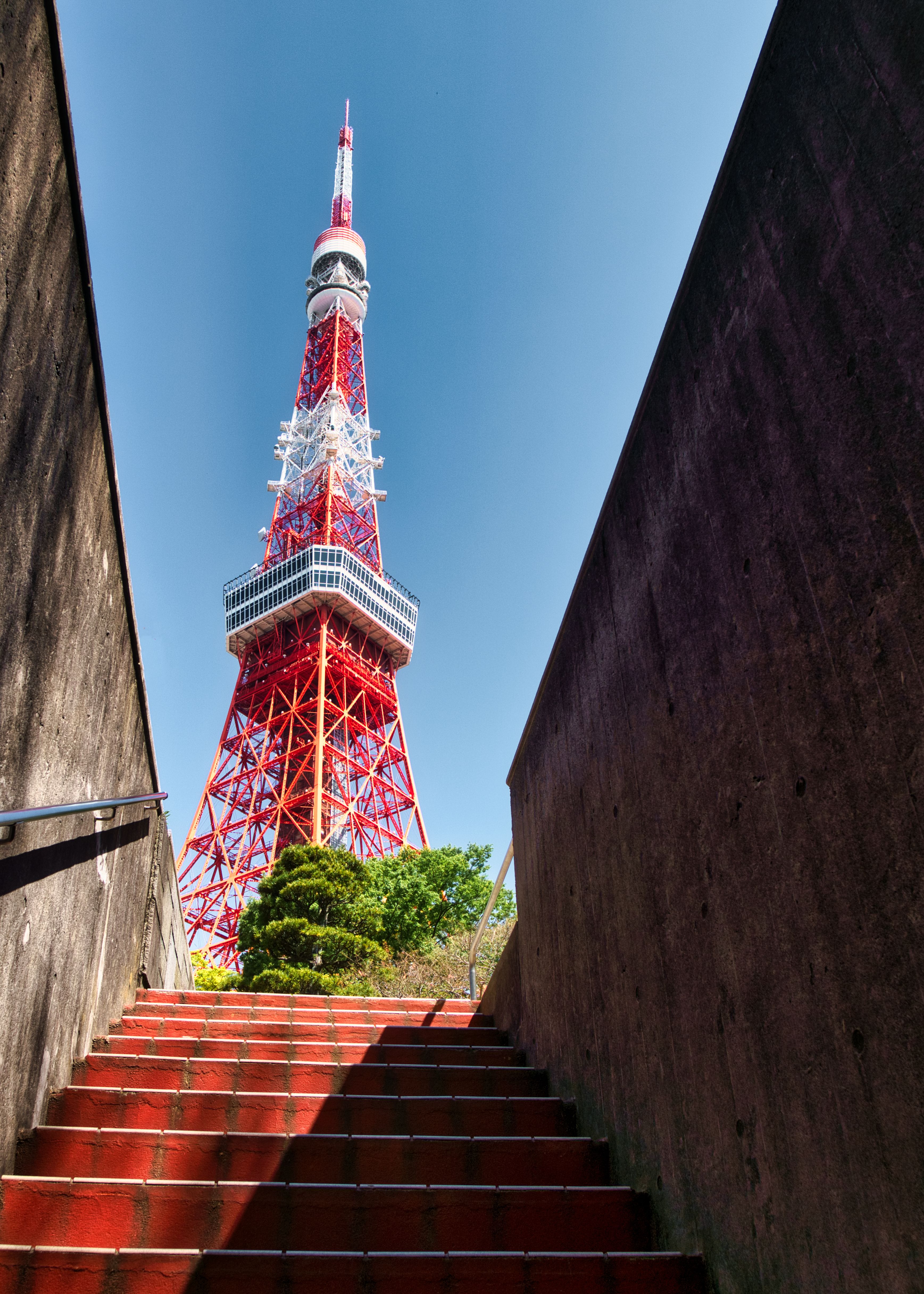 Iconic View of Tokyo Tower from Stairway · Free Stock Photo