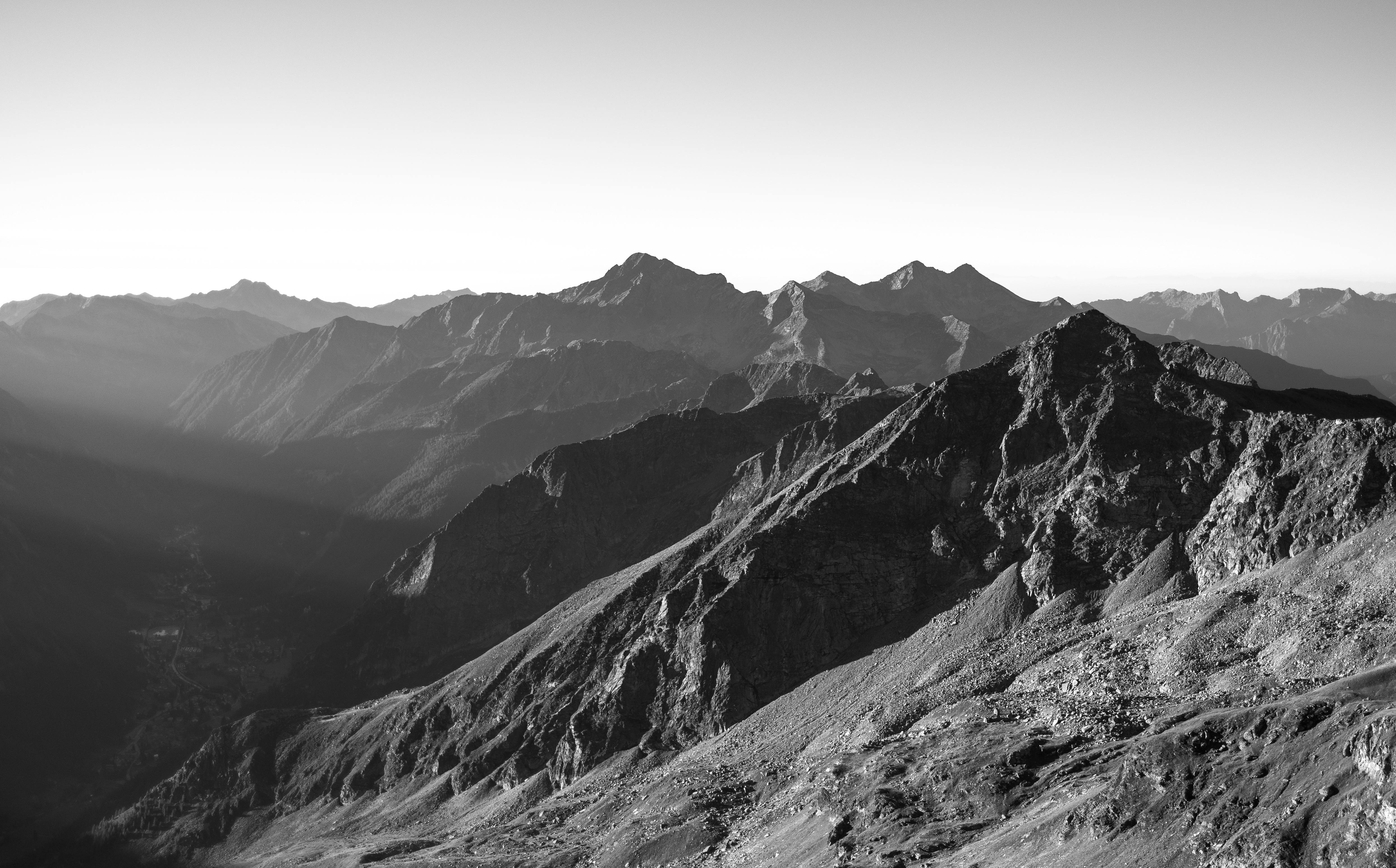 Stunning Black and White Alps Mountain Landscape · Free Stock Photo