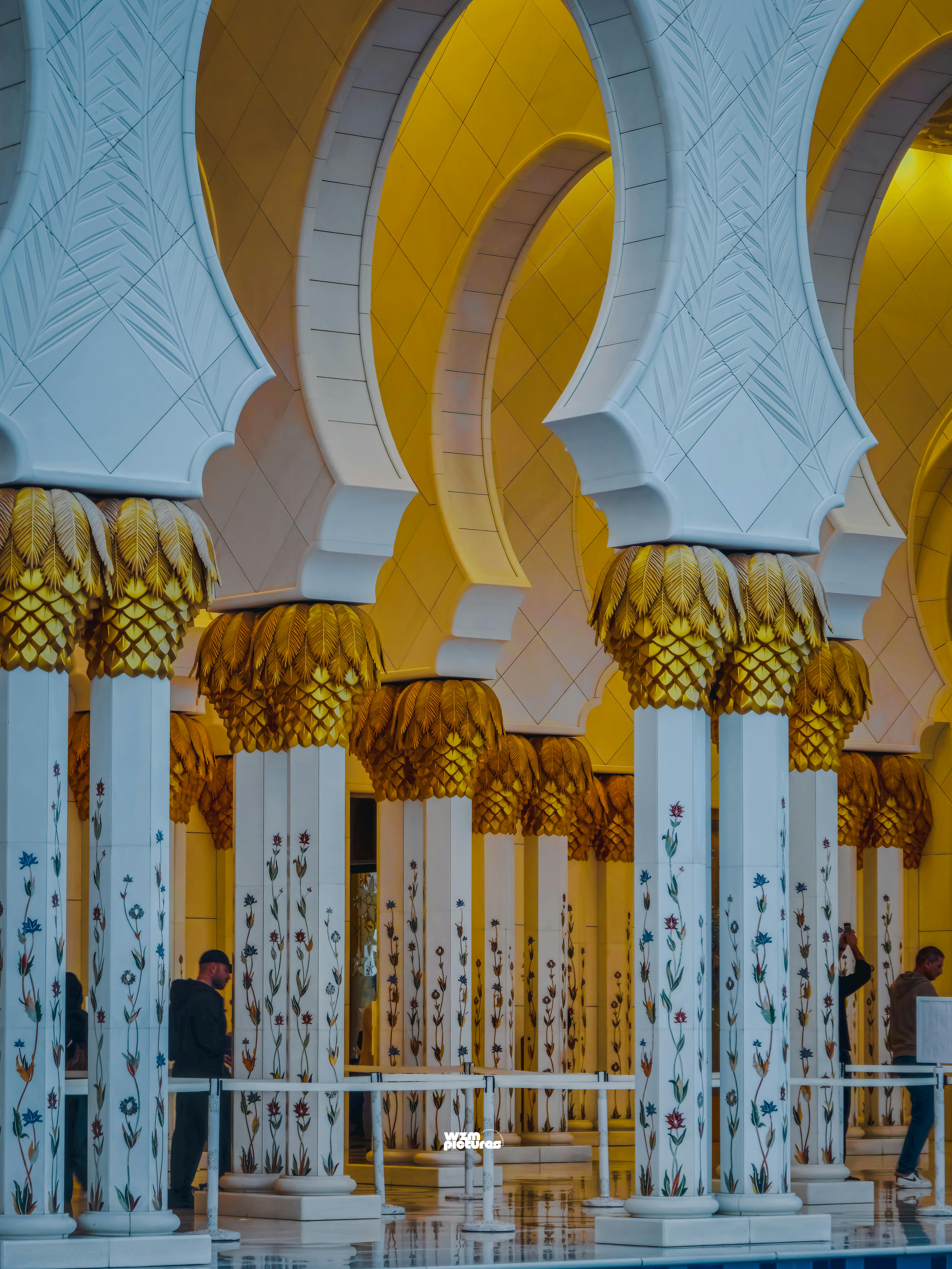 Elegant Arches of Sheikh Zayed Grand Mosque · Free Stock Photo