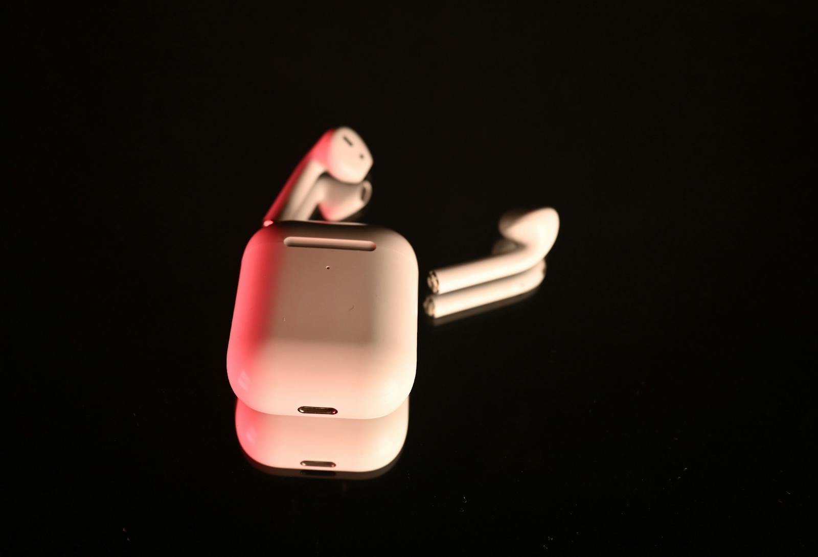 Earbuds Photos, Download The BEST Free Earbuds Stock Photos & HD Images