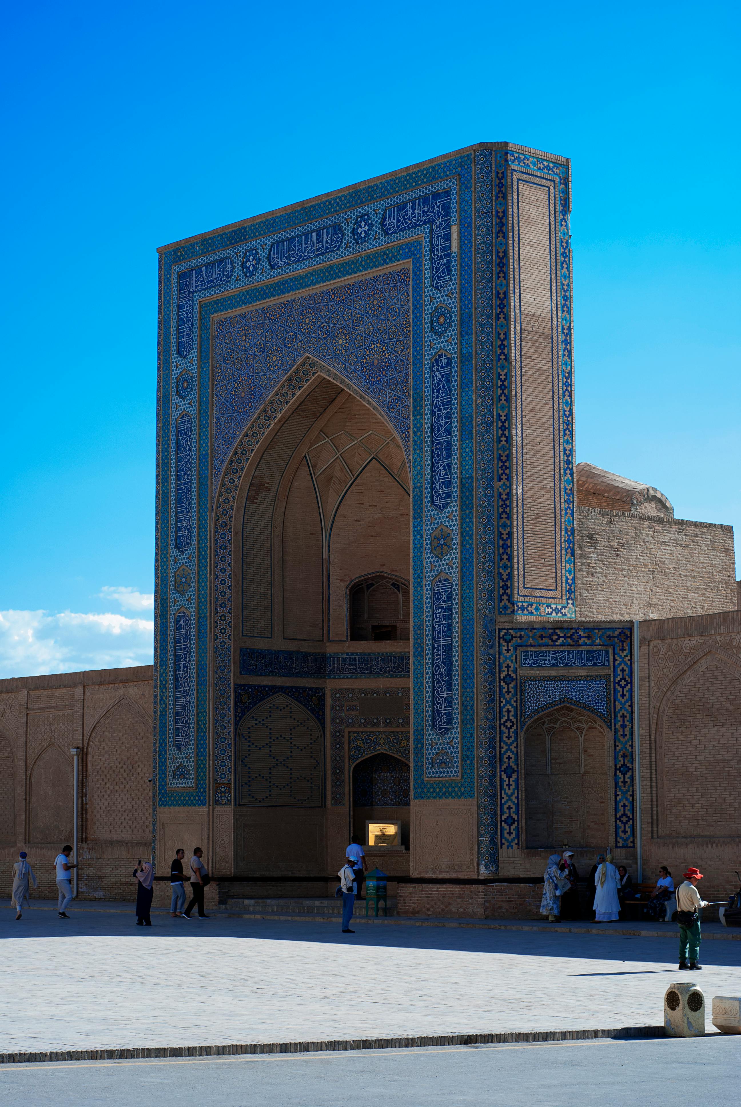 Beautiful Architecture of Samarkand's Historic Mosque · Free Stock Photo