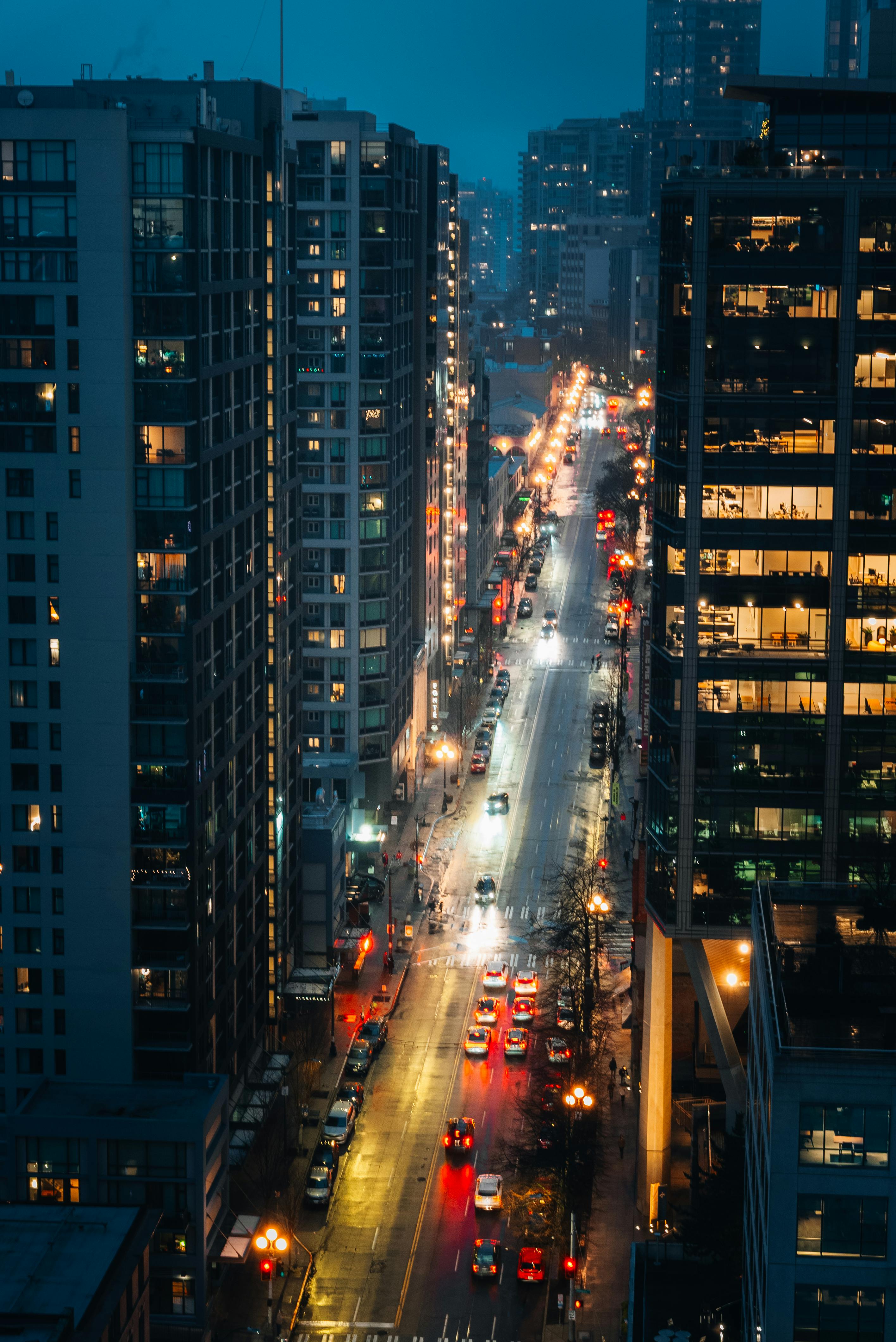 Moody Night Scene of Downtown Seattle Streets · Free Stock Photo