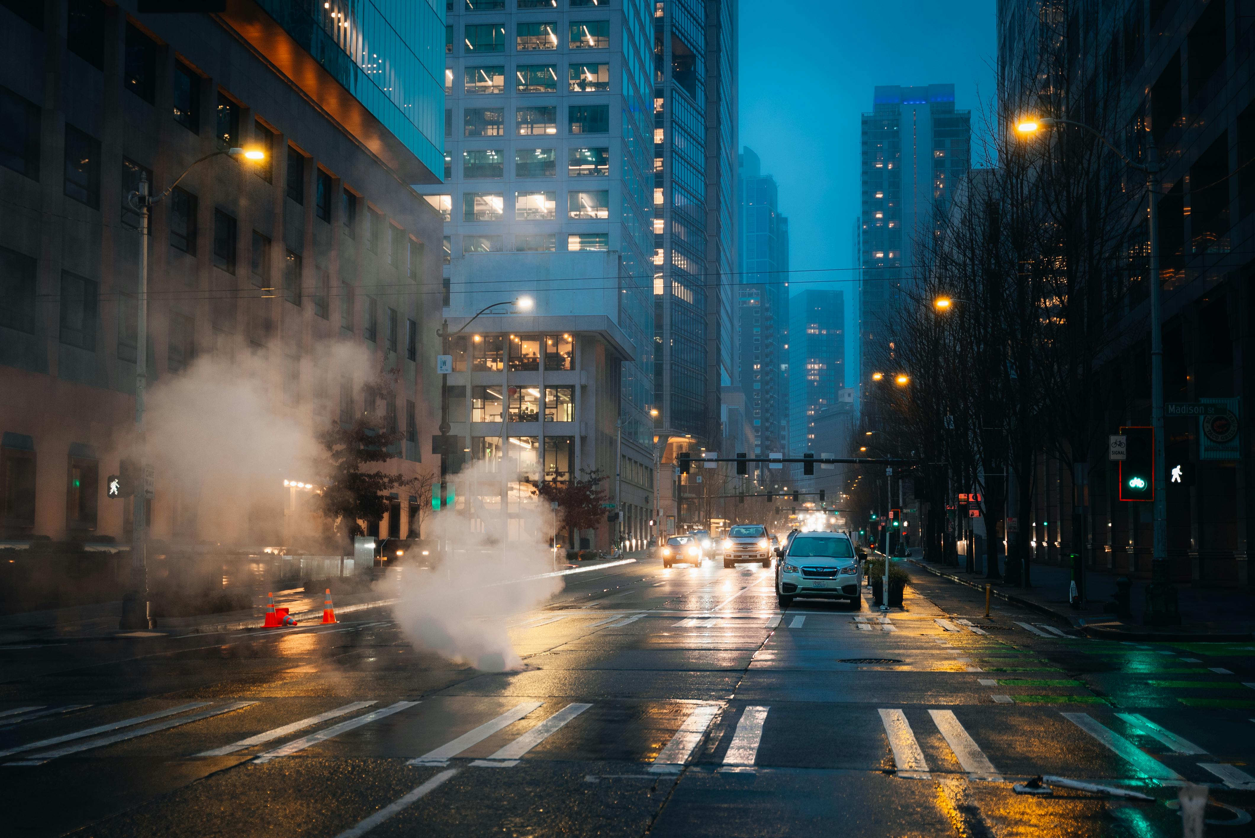 Moody Night Scene in Downtown Seattle Streets · Free Stock Photo