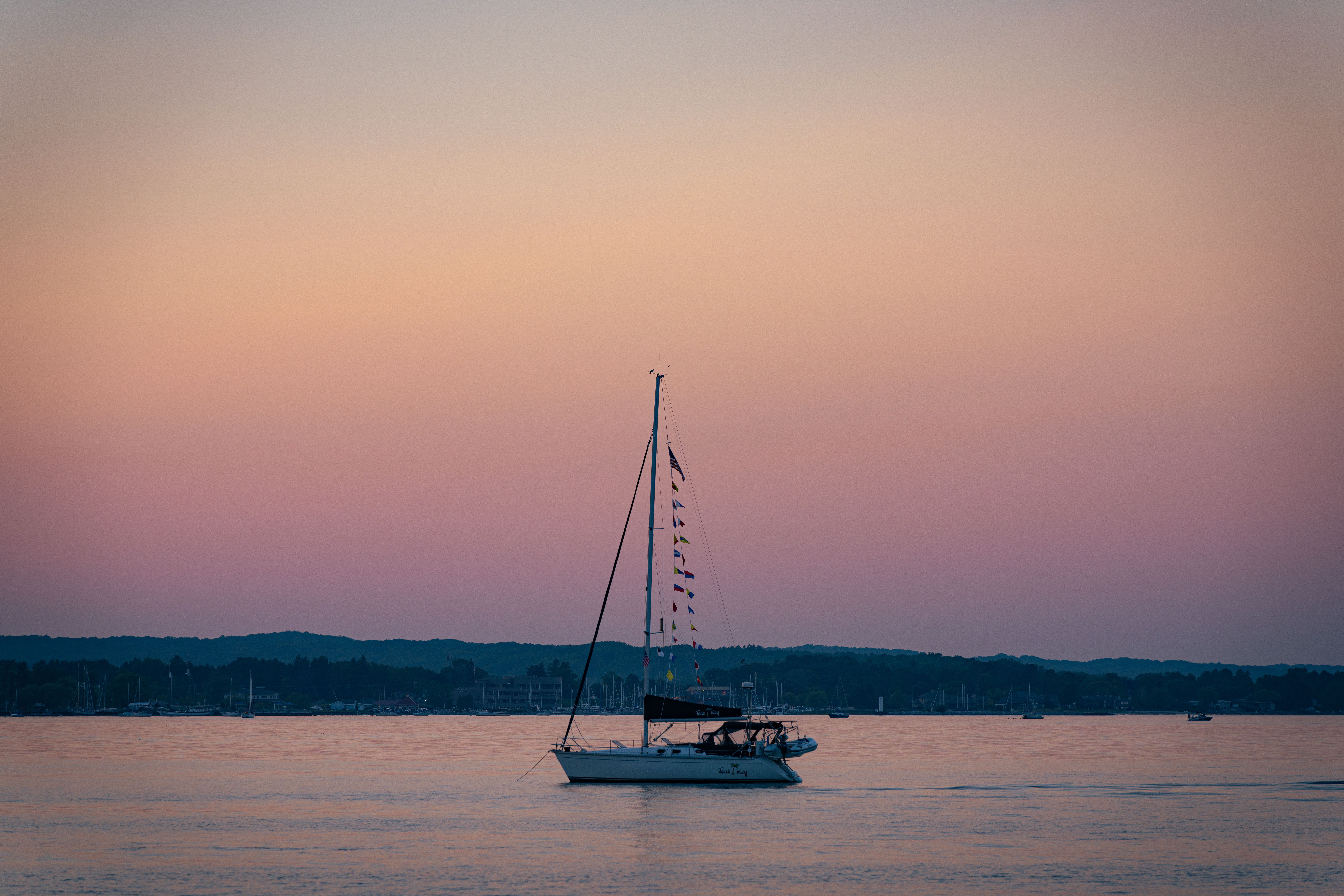 Sailing On A Lake Photos, Download The BEST Free Sailing On A Lake ...