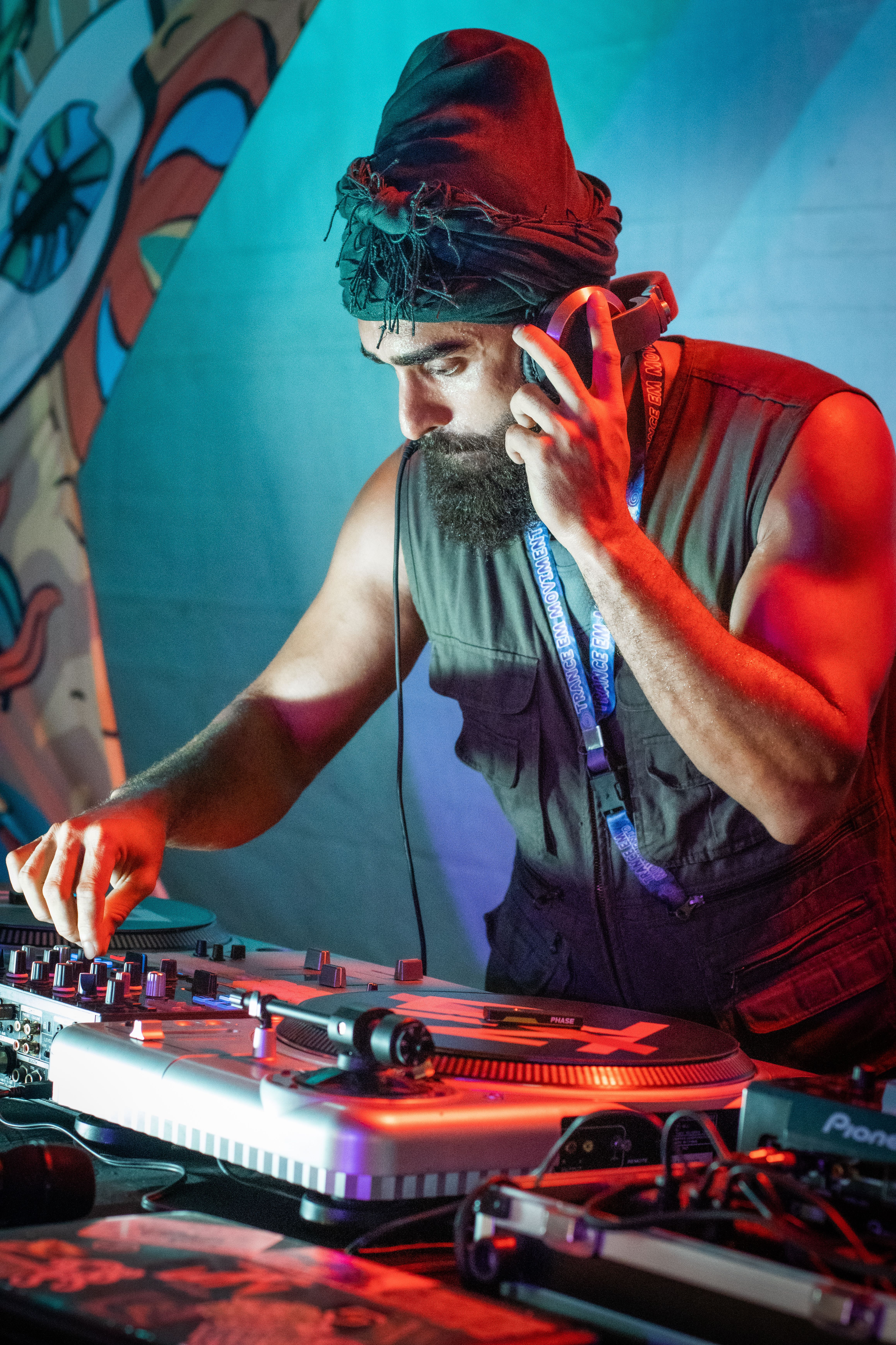 DJ Performing Live at a Music Festival · Free Stock Photo