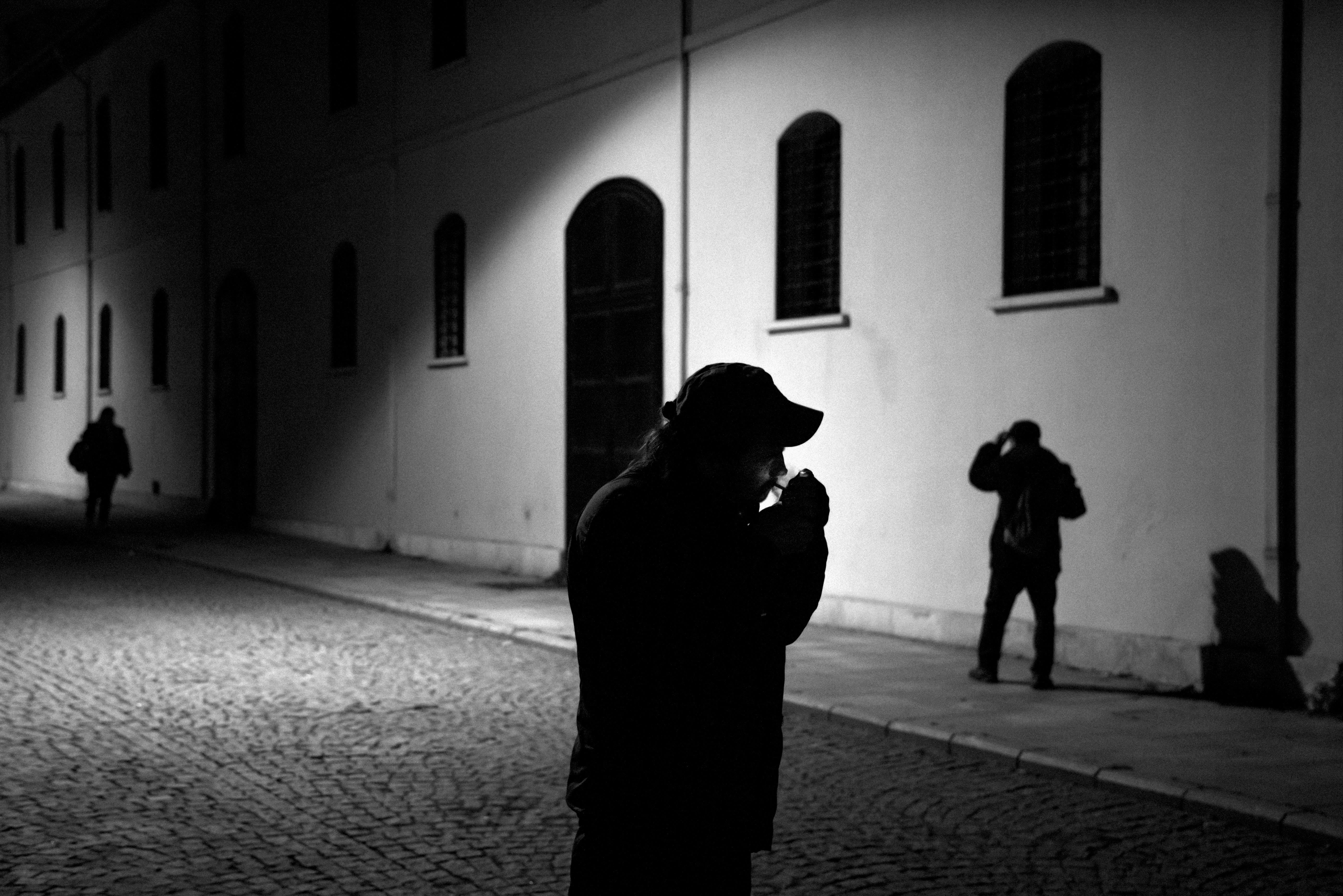 Moody Nighttime Urban Street Silhouette · Free Stock Photo