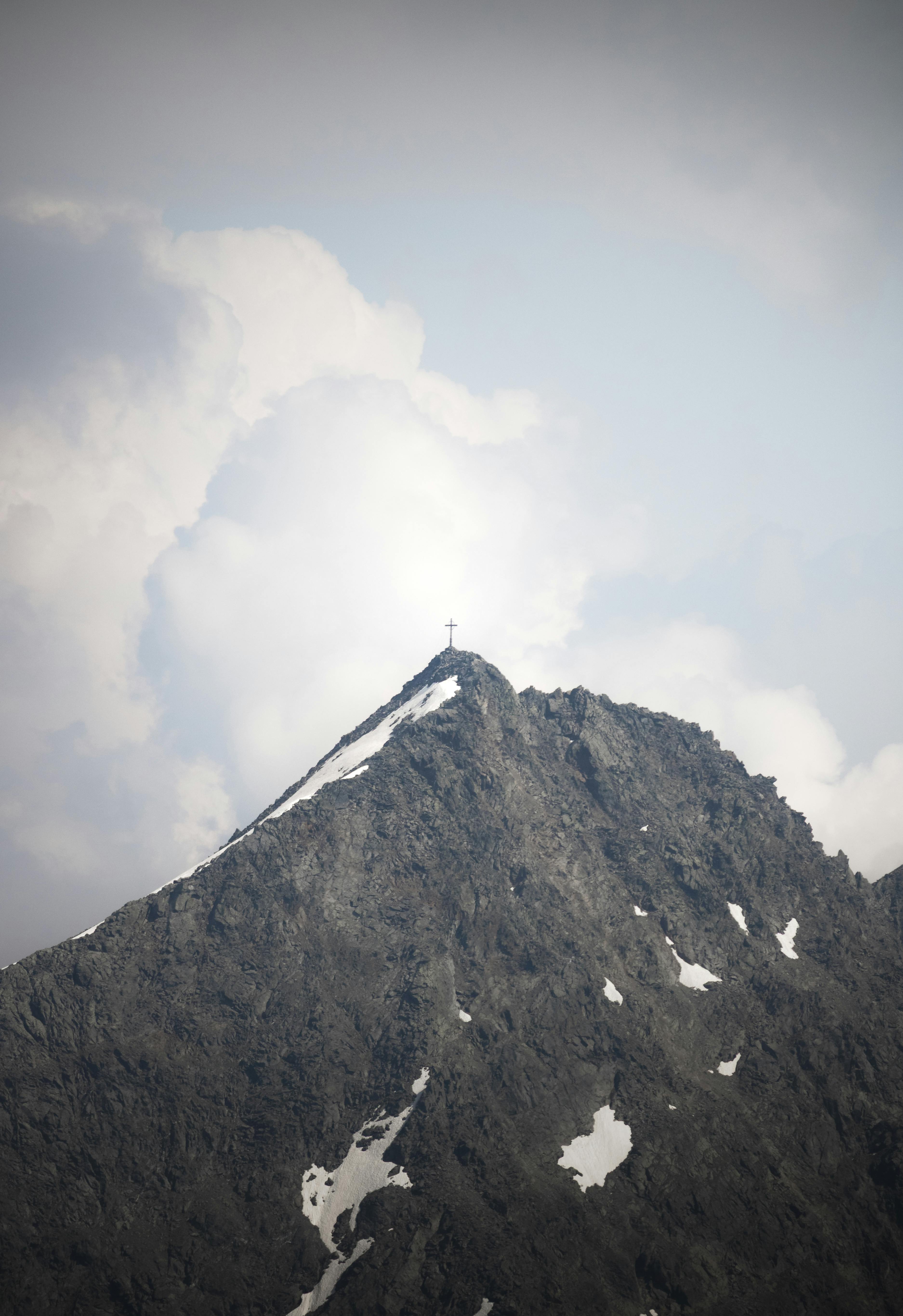 200.000+ Foto Wallpaper Gunung 4k Terbaik · Unduh Gratis 100% · Foto ...