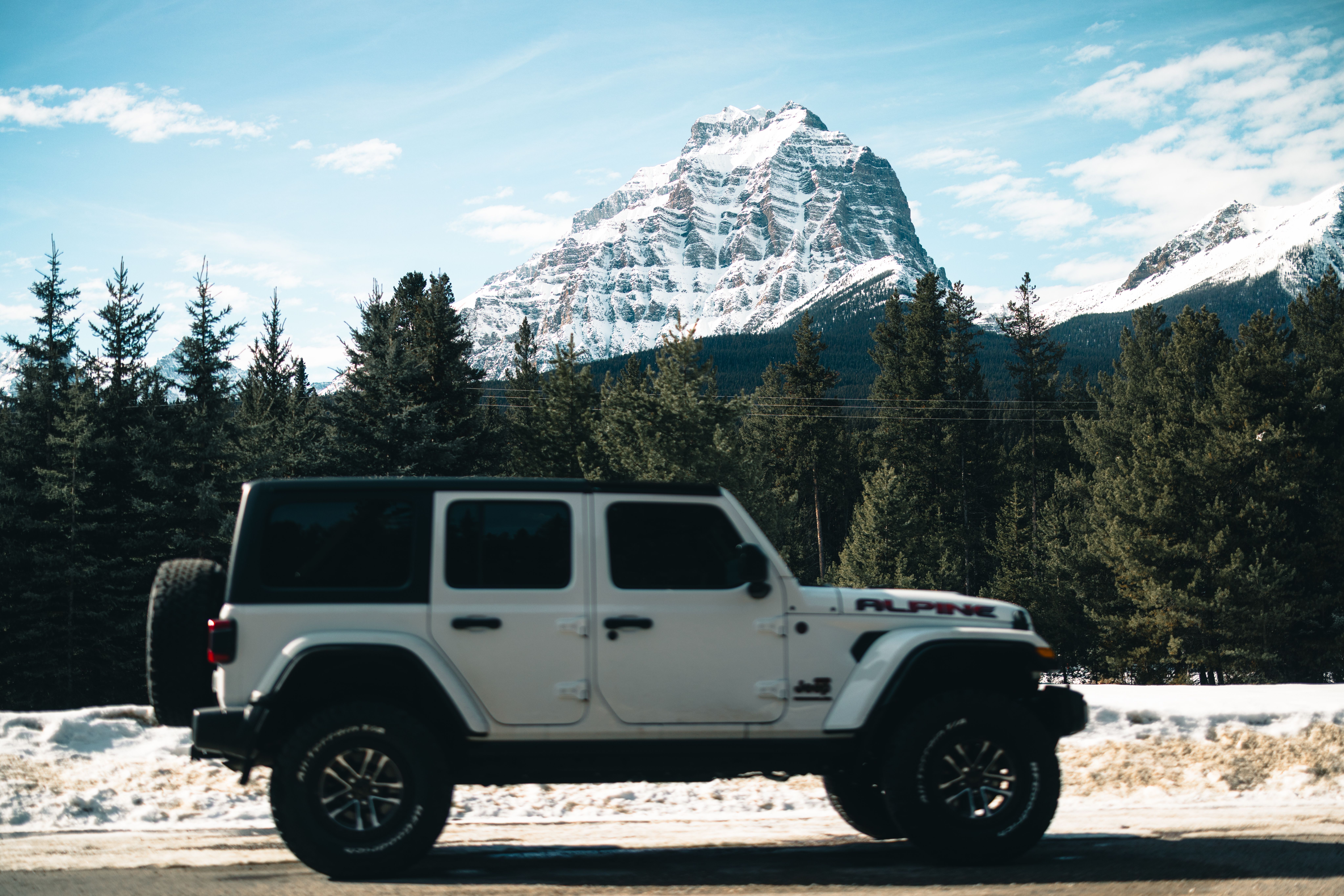 Jeep Adventure in Jasper National Park · Free Stock Photo