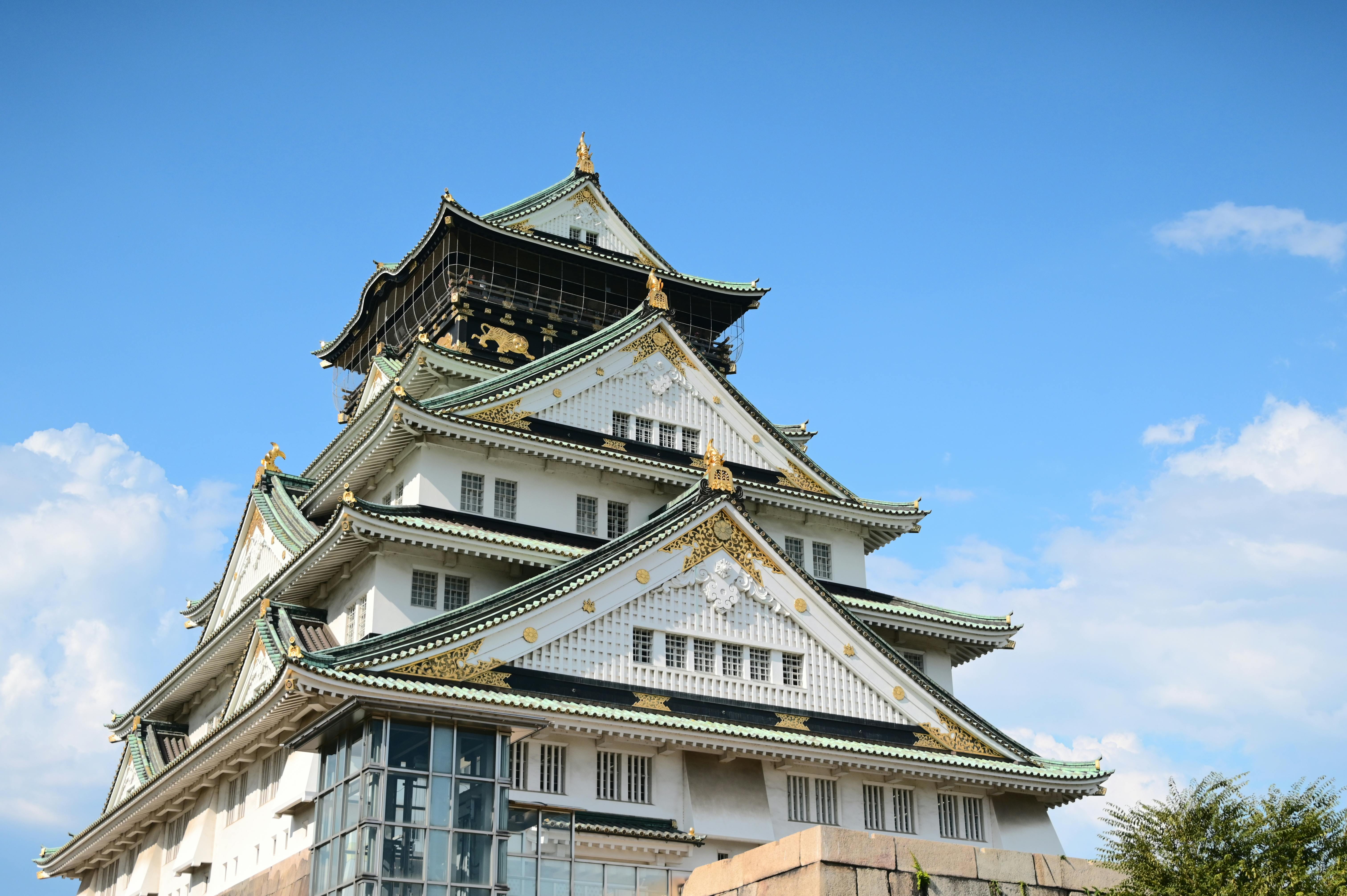 El Majestuoso Castillo De Osaka Con Cielos Azules · Foto de stock gratuita