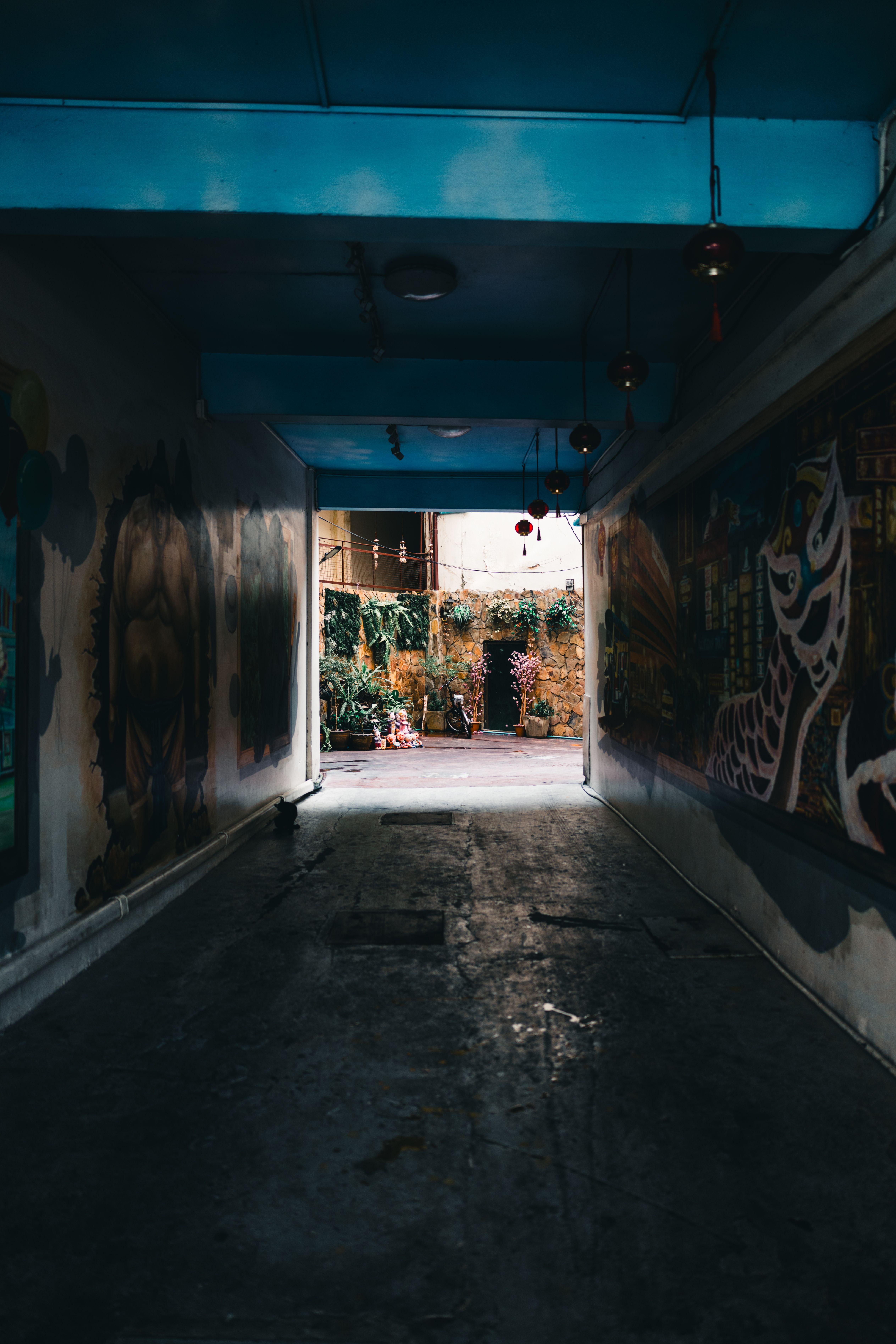 Vibrant Urban Alleyway in Bangkok Art District · Free Stock Photo