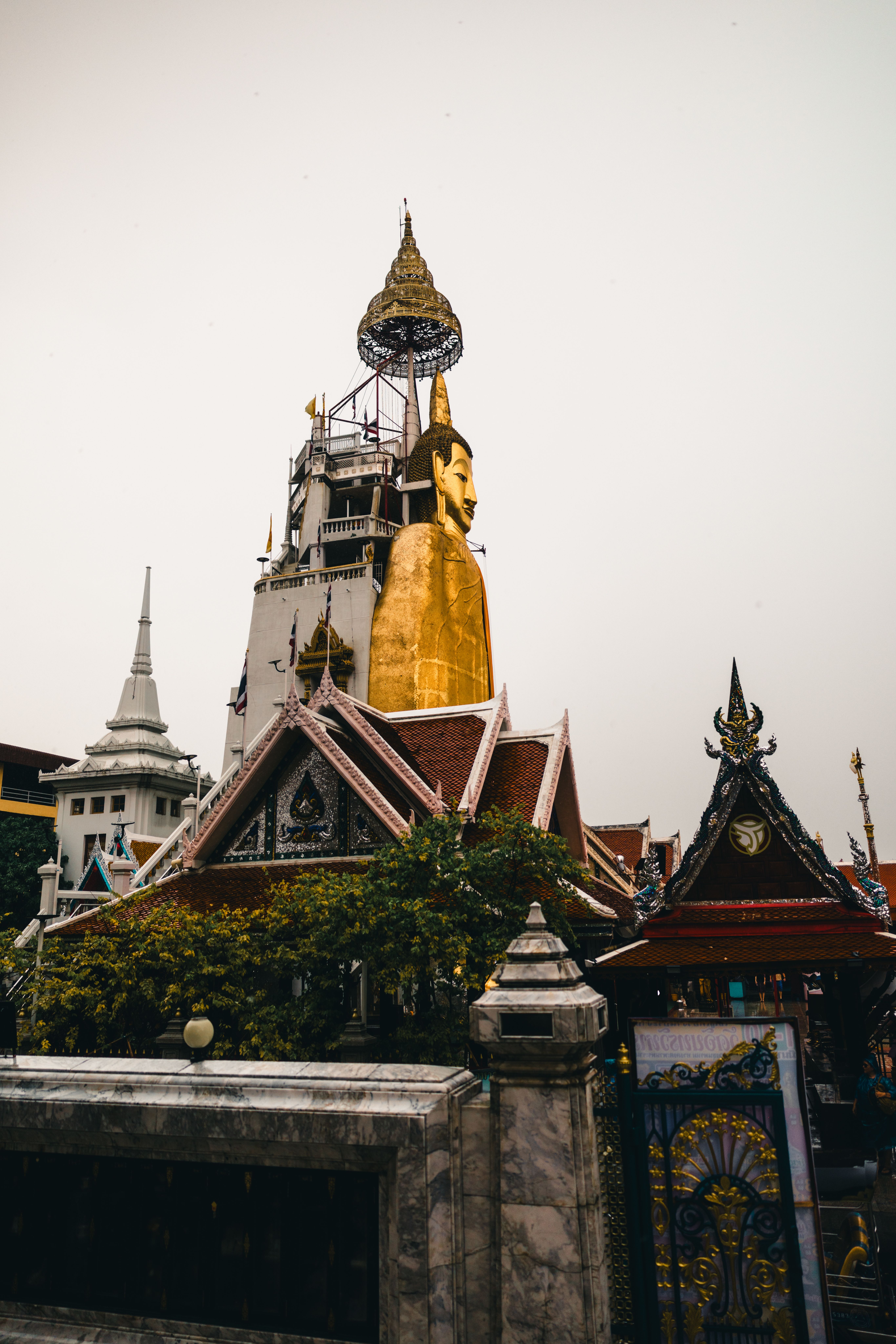 Stunning View of Bangkok Temple Landmark · Free Stock Photo
