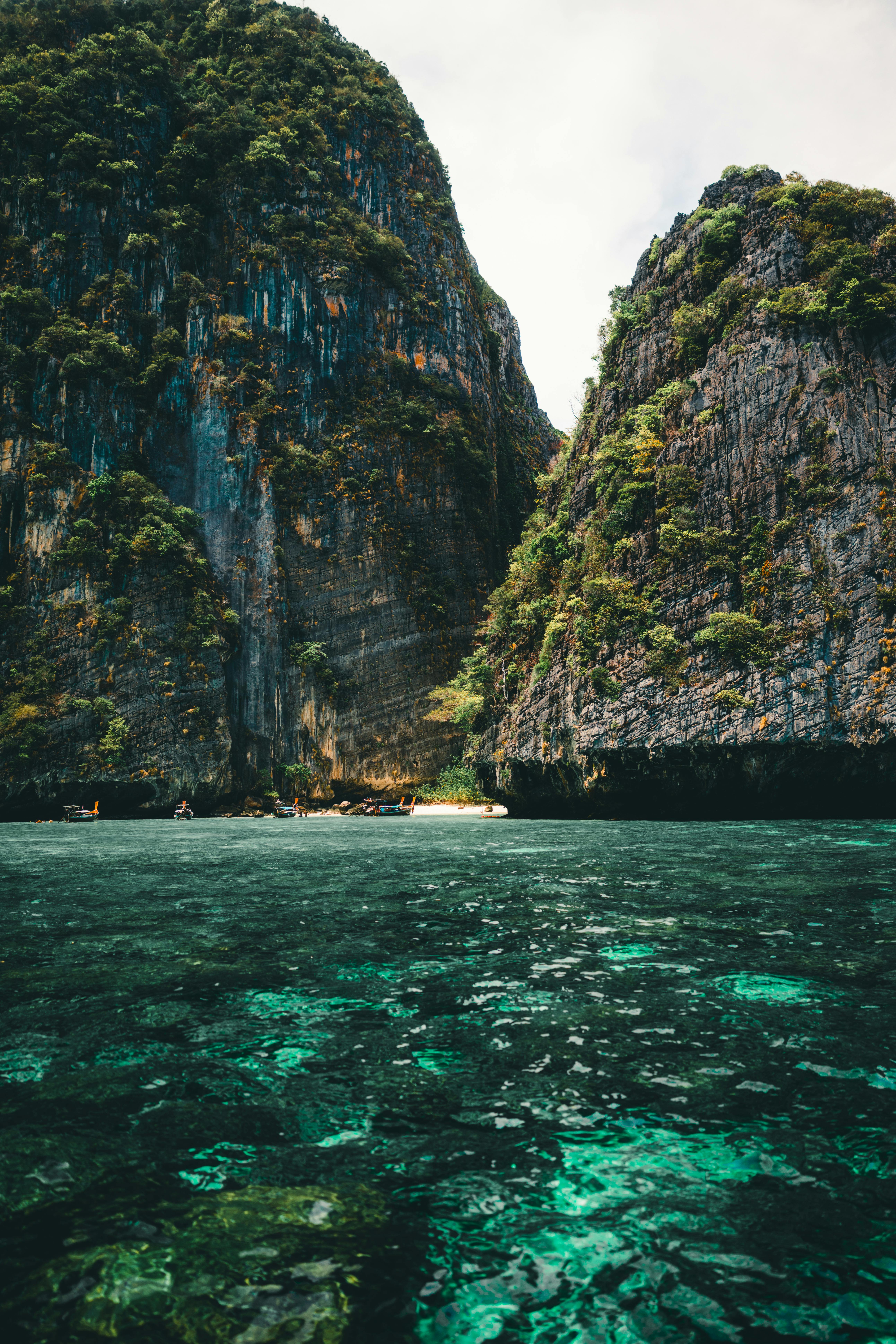 Stunning Limestone Cliffs and Turquoise Waters in Phuket · Free Stock Photo