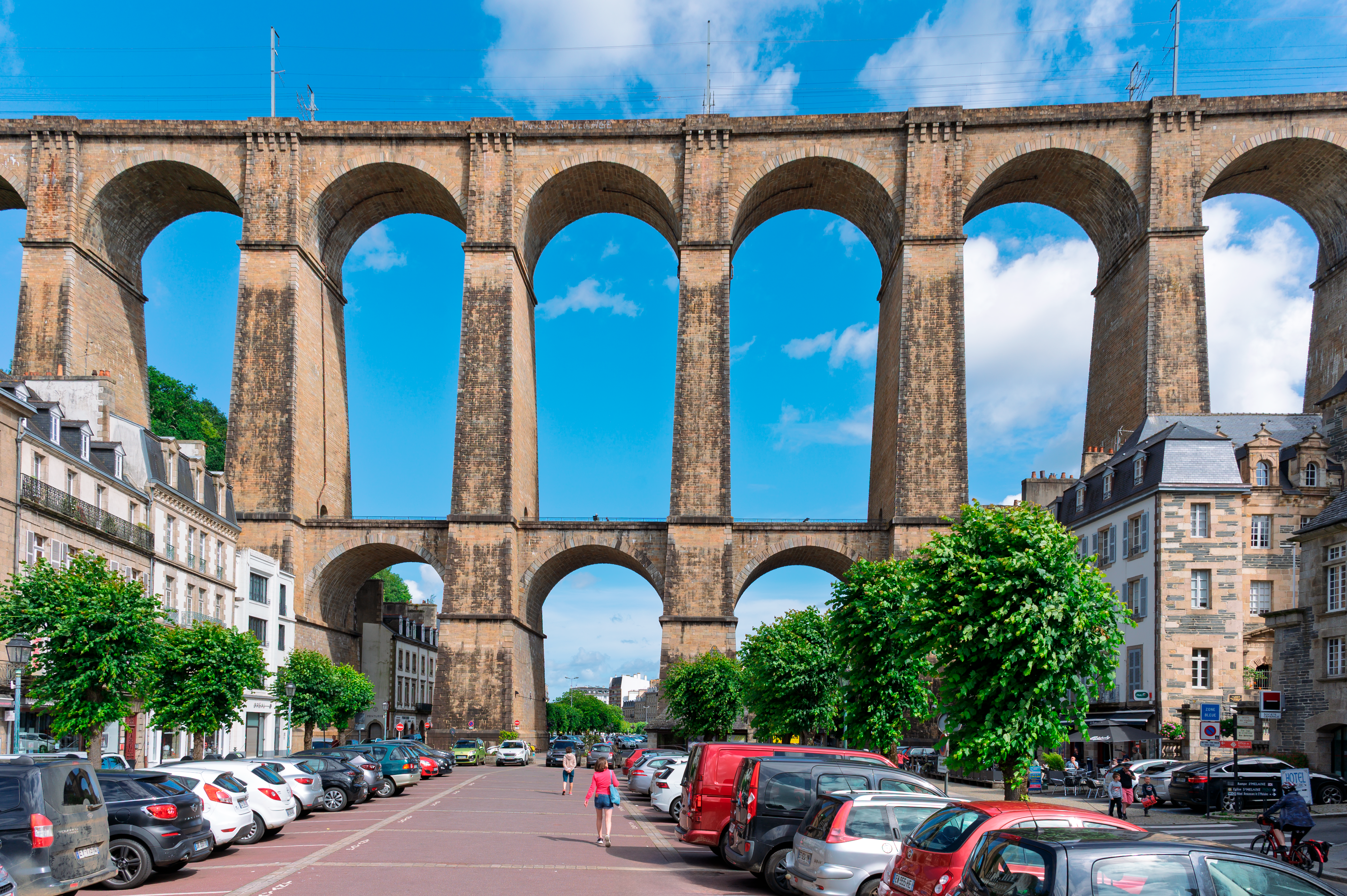 Historic Stone Viaduct in Picturesque Cityscape · Free Stock Photo