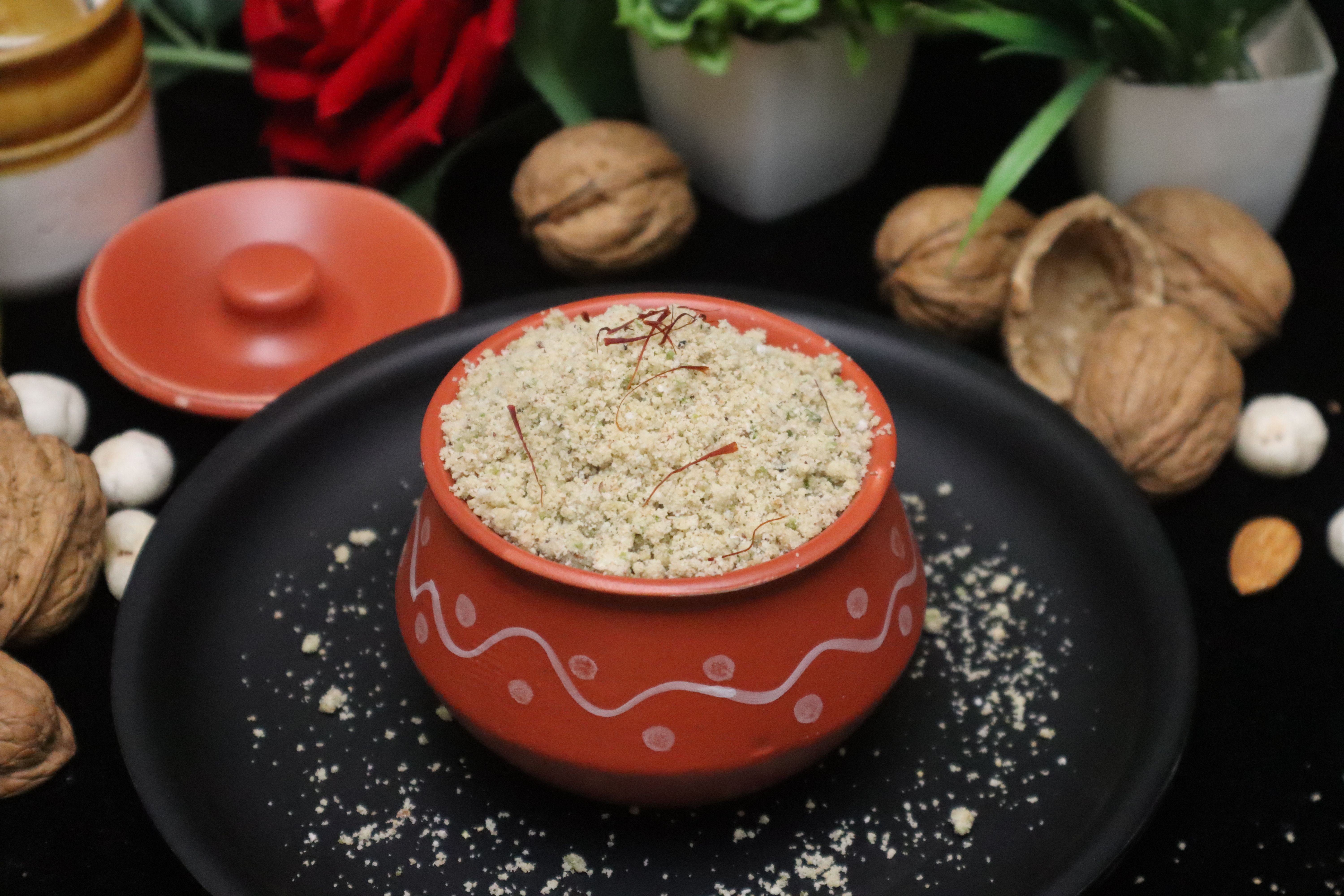 Traditional Indian Herbal Powder in Earthen Pot · Free Stock Photo