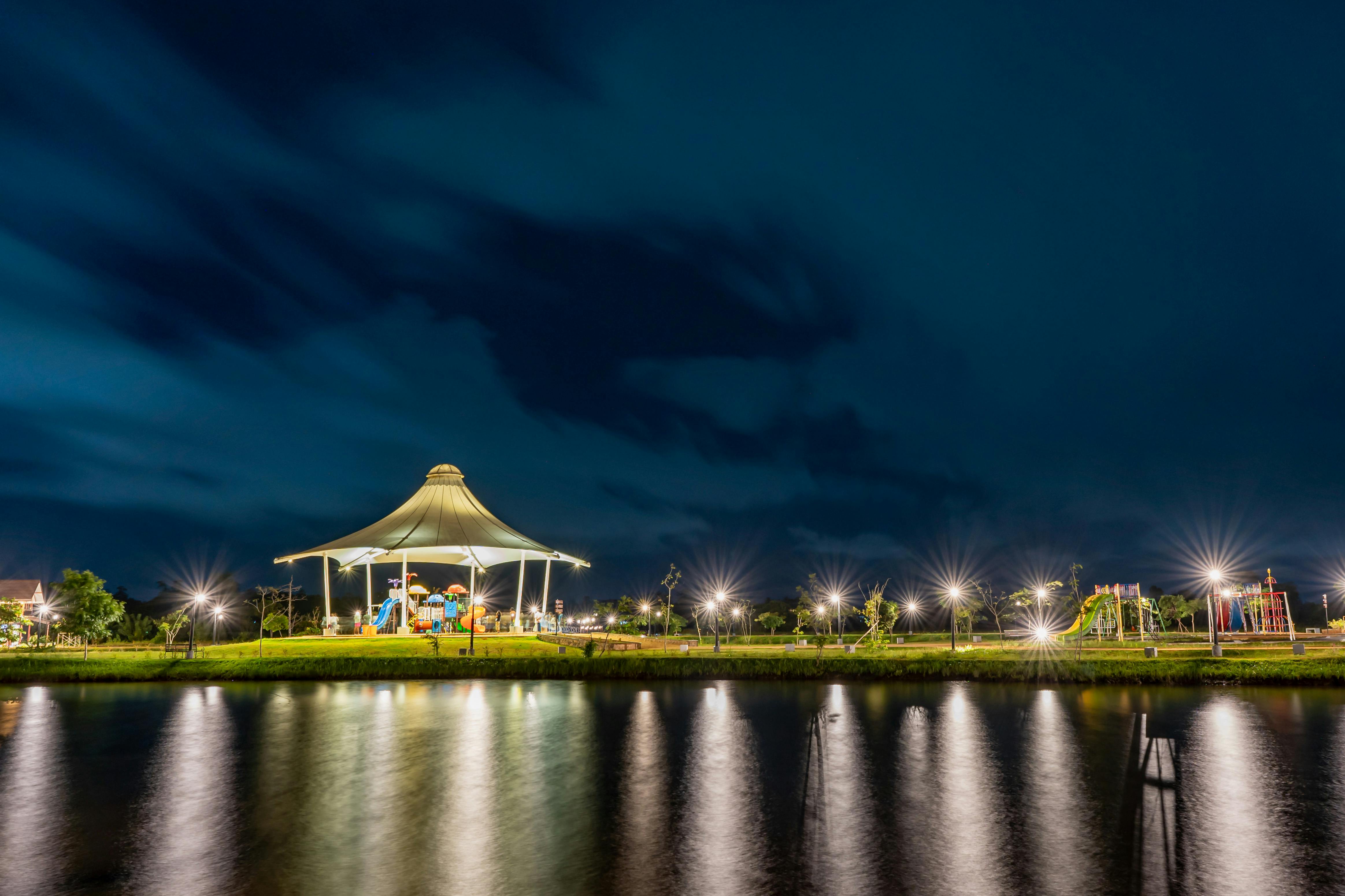 Scenic Nighttime Gazebo by the Waterside · Free Stock Photo