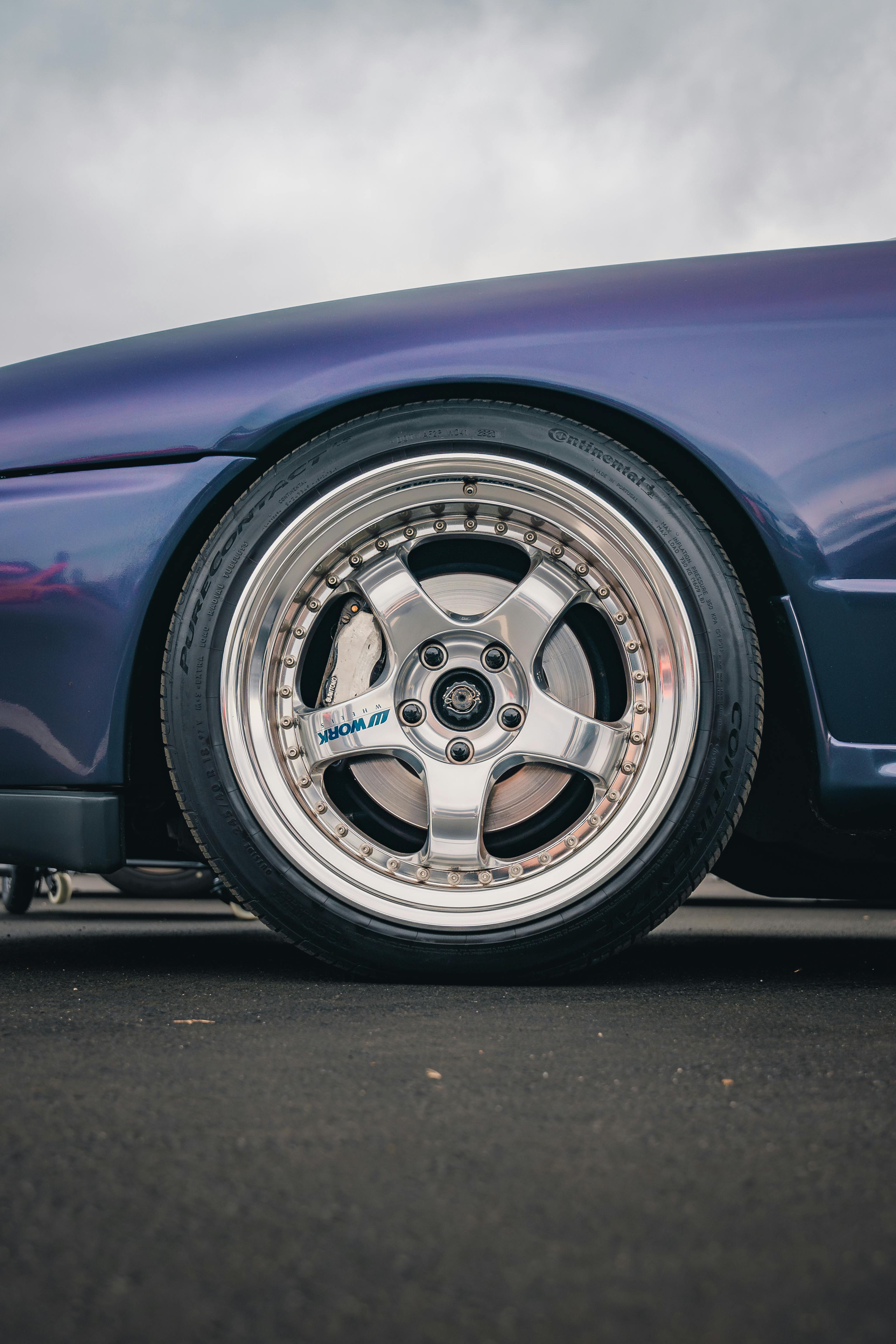 Iconic Blue Nissan GT-R Skyline R34 in Tampa · Free Stock Photo