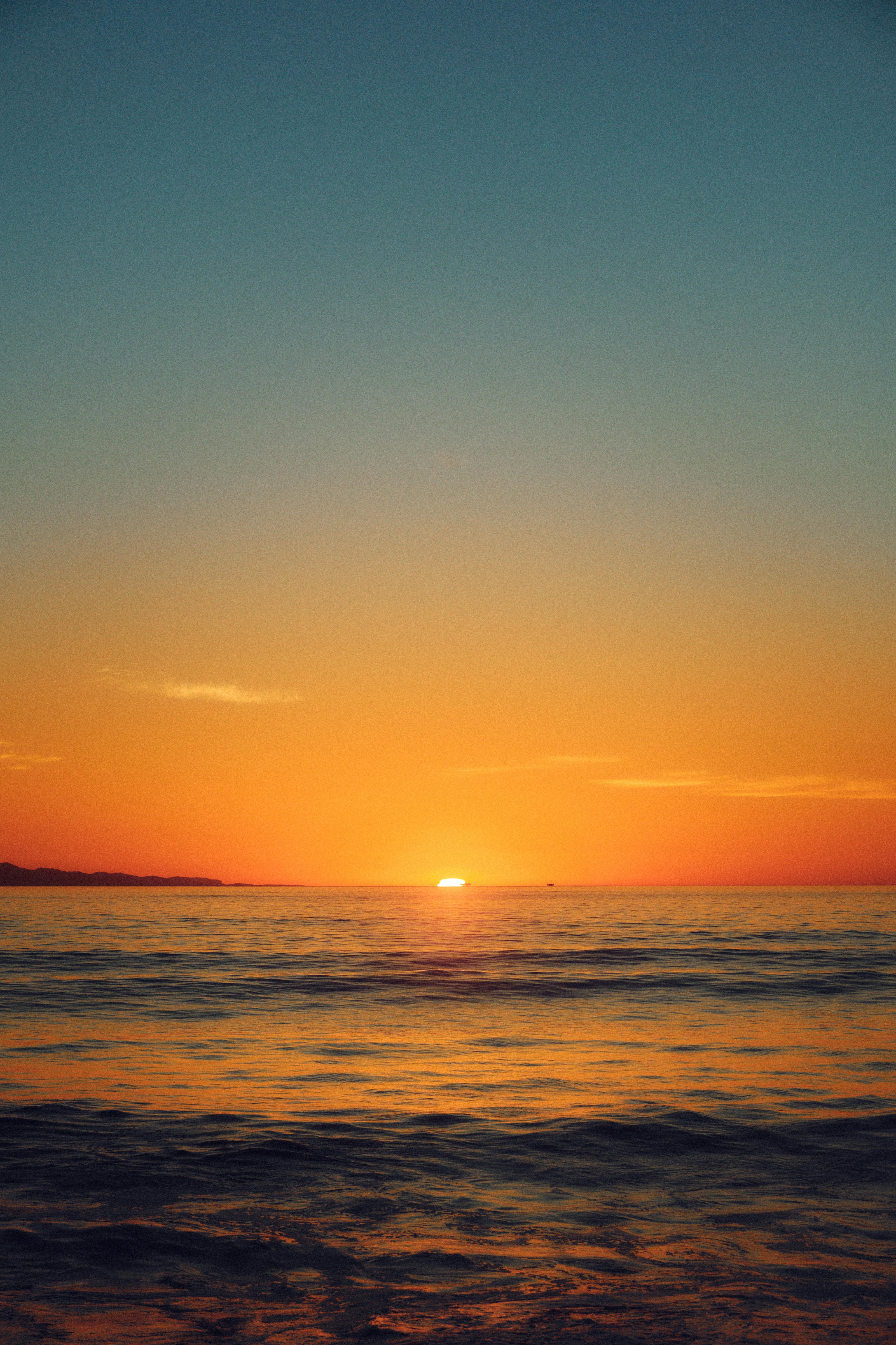 Breathtaking Sunset Over Oxnard Beach, California · Free Stock Photo