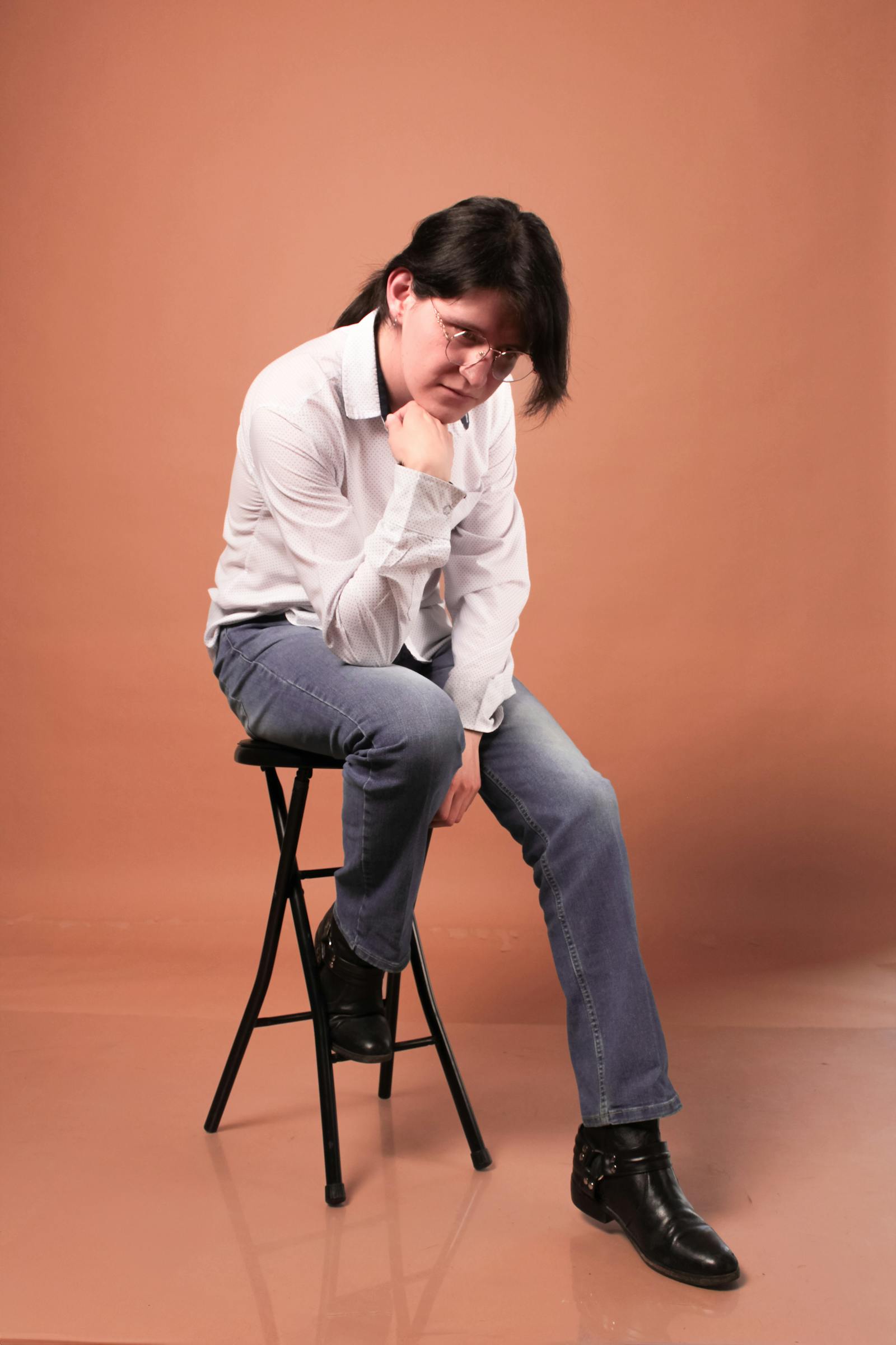 Man Sitting Photos, Download The BEST Free Man Sitting Stock Photos ...