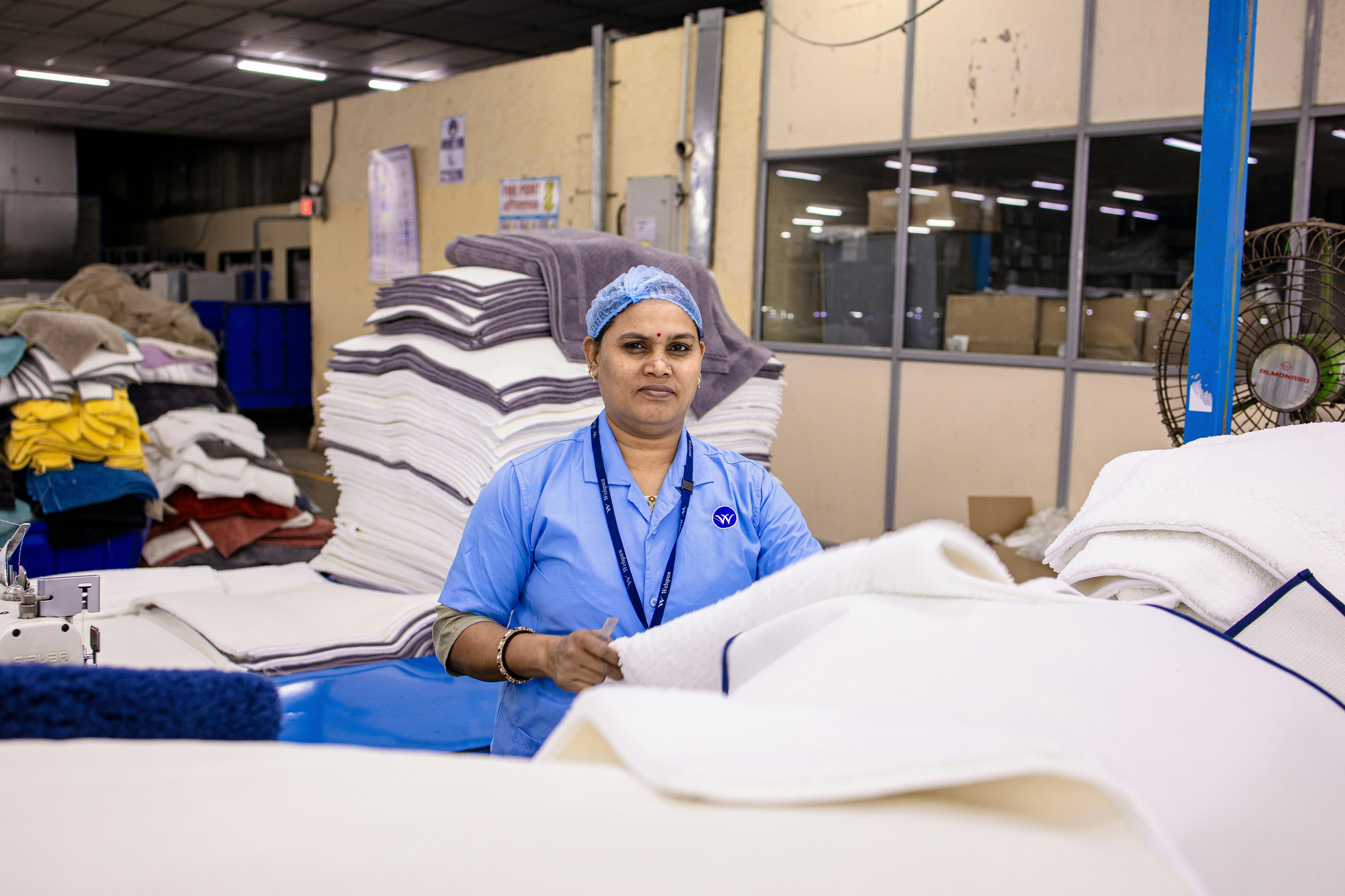Female Factory Worker in Textile Industry Setting · Free Stock Photo