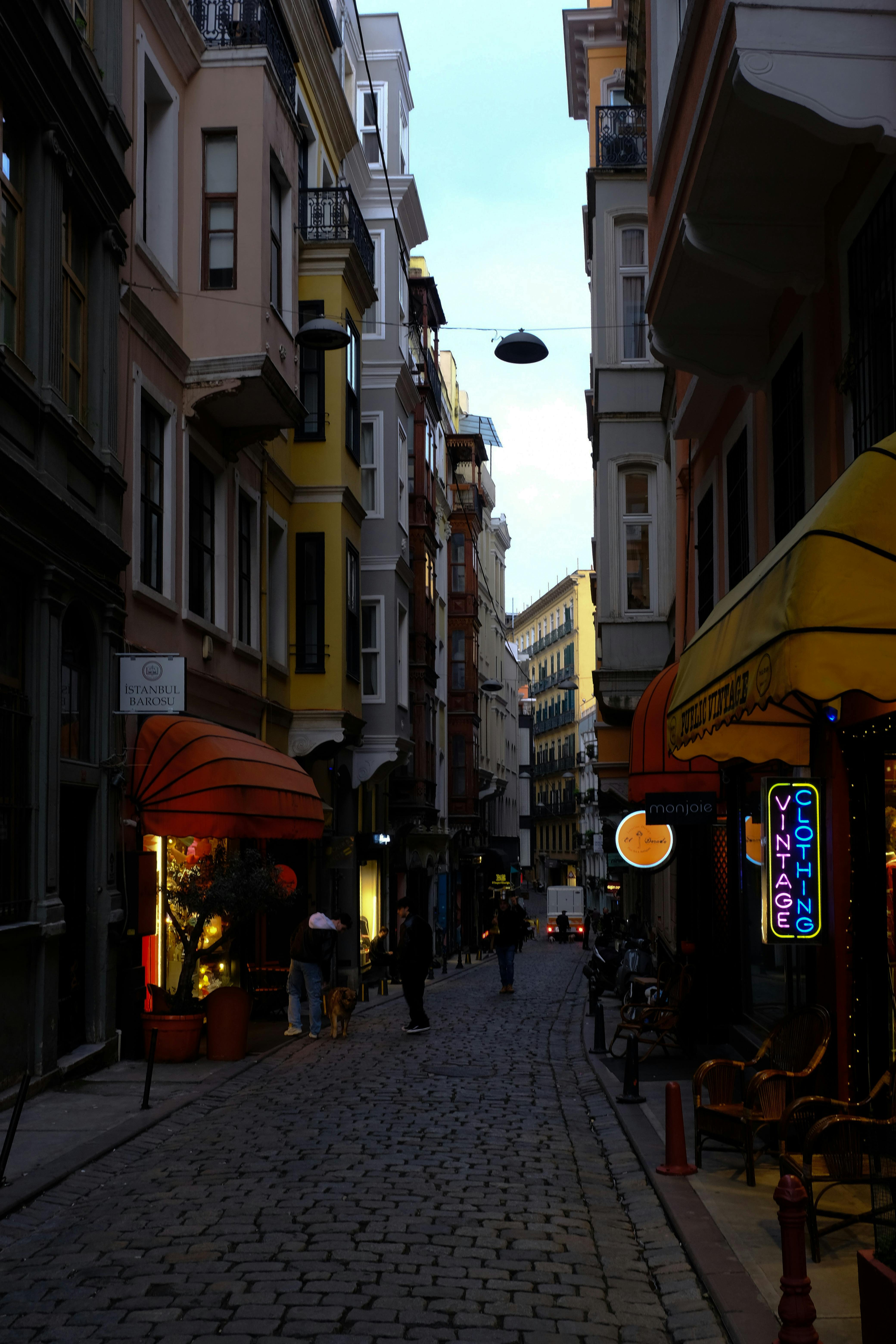 Charming European Alley at Twilight in Istanbul · Free Stock Photo