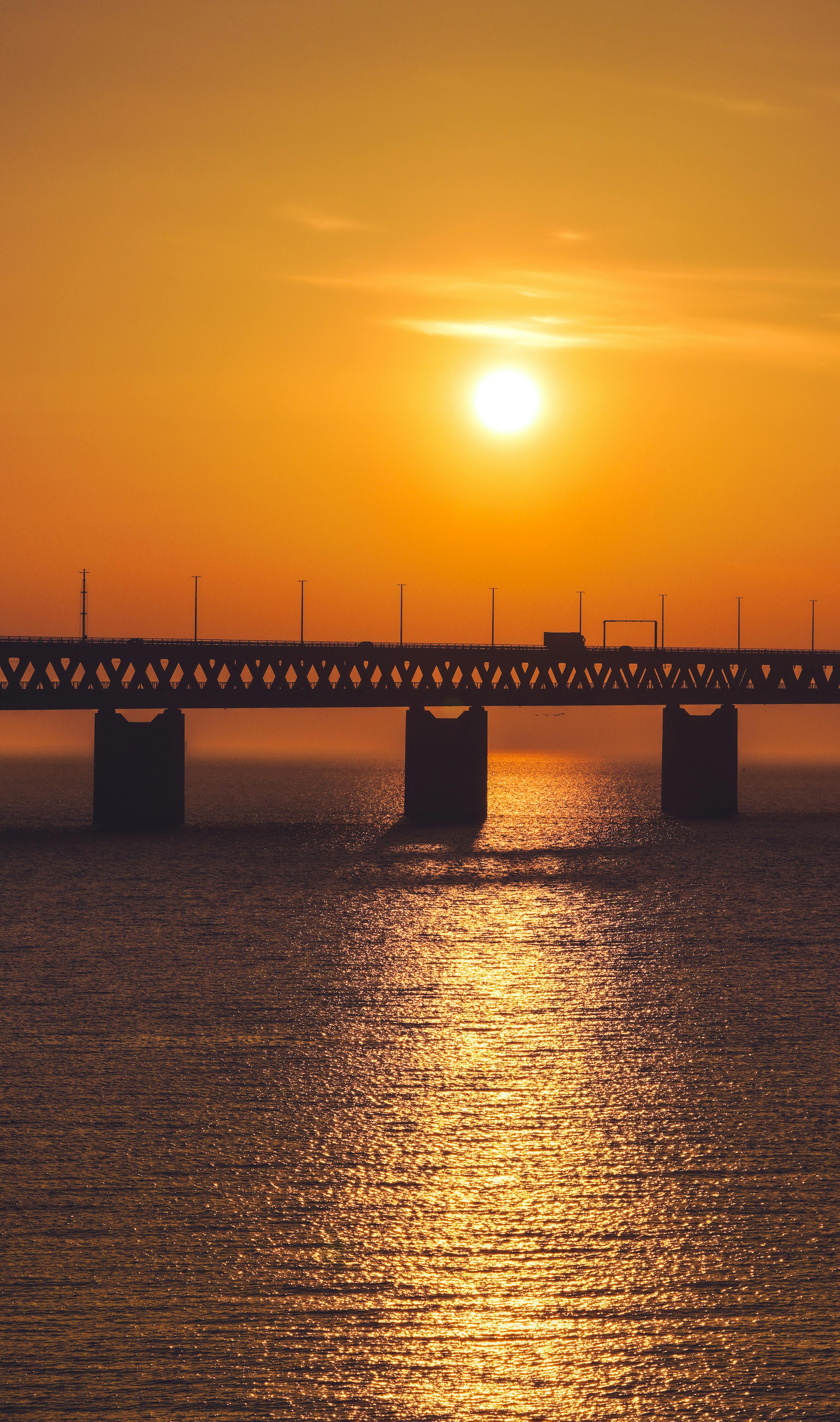 Stunning Sunset Over Øresund Bridge in Malmö · Free Stock Photo