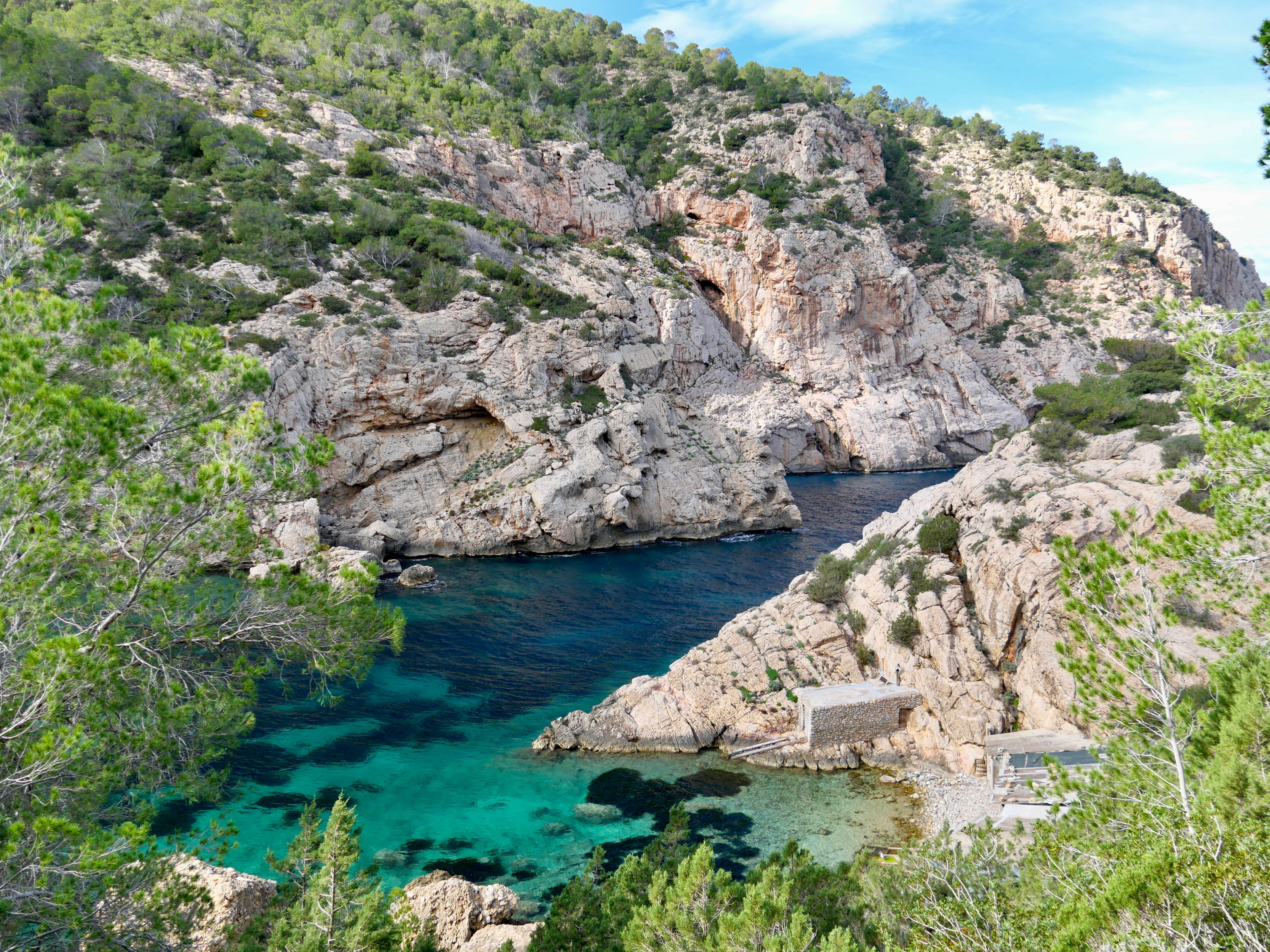 Scenic Mediterranean Cove with Clear Turquoise Waters · Free Stock Photo
