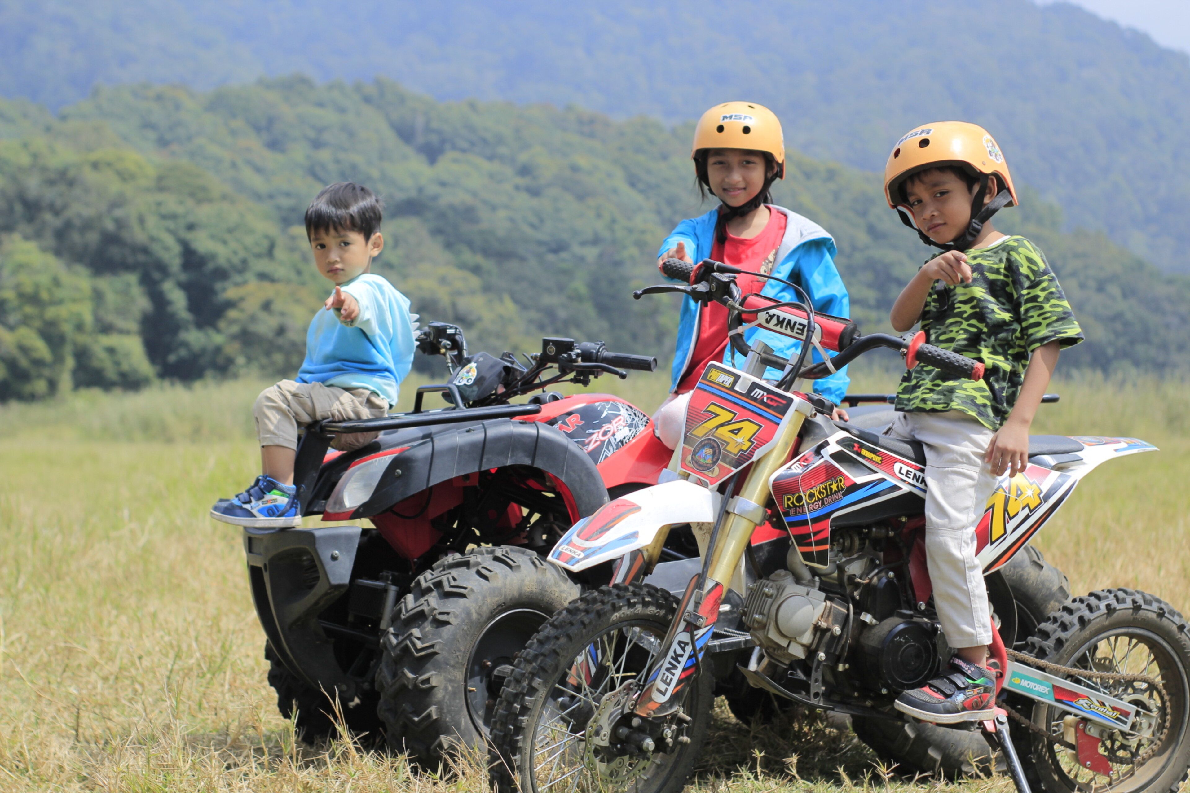 Kids Riding ATVs and Dirt Bikes in Bandung · Free Stock Photo