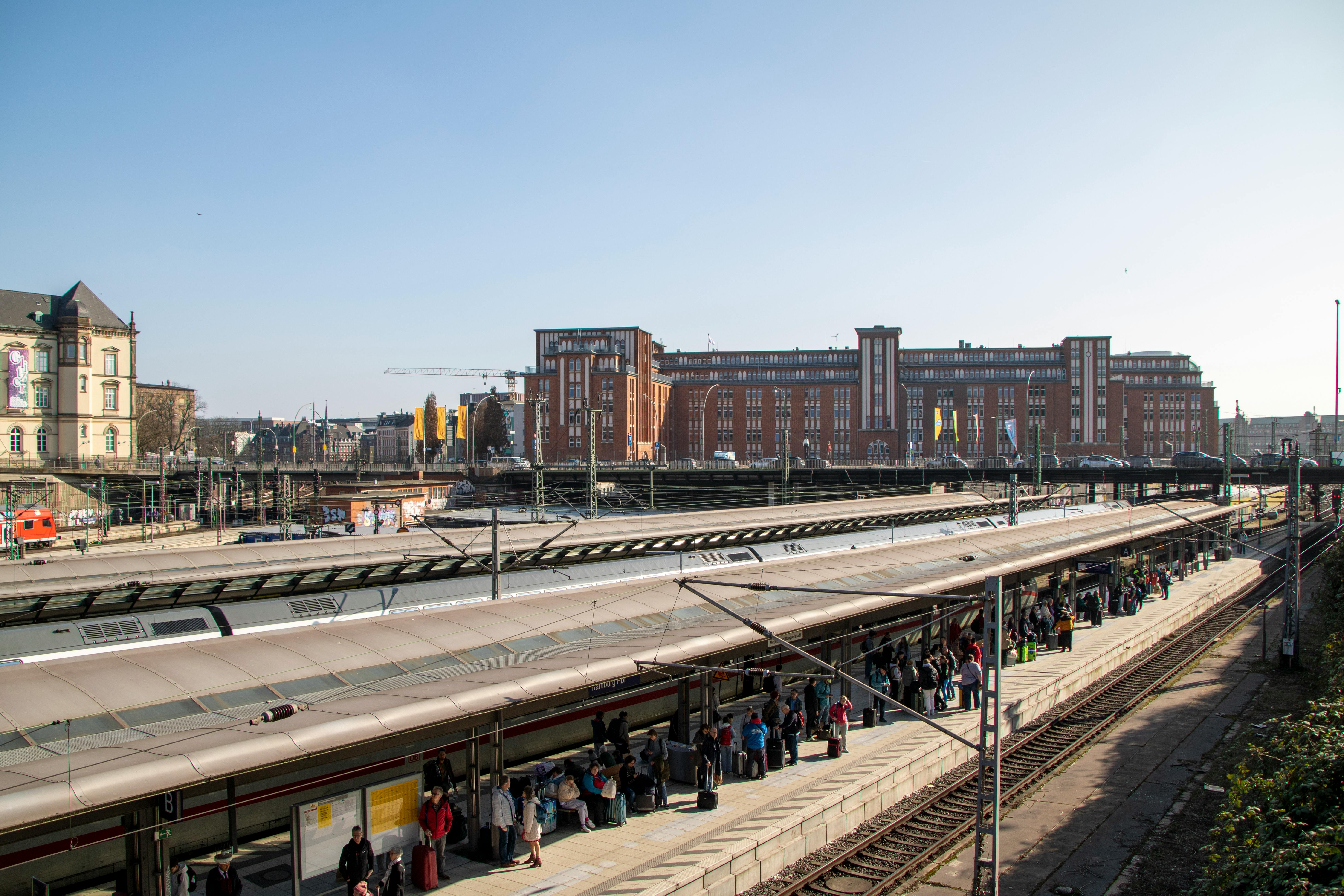 Vibrant Scene at Hamburg Central Station · Free Stock Photo