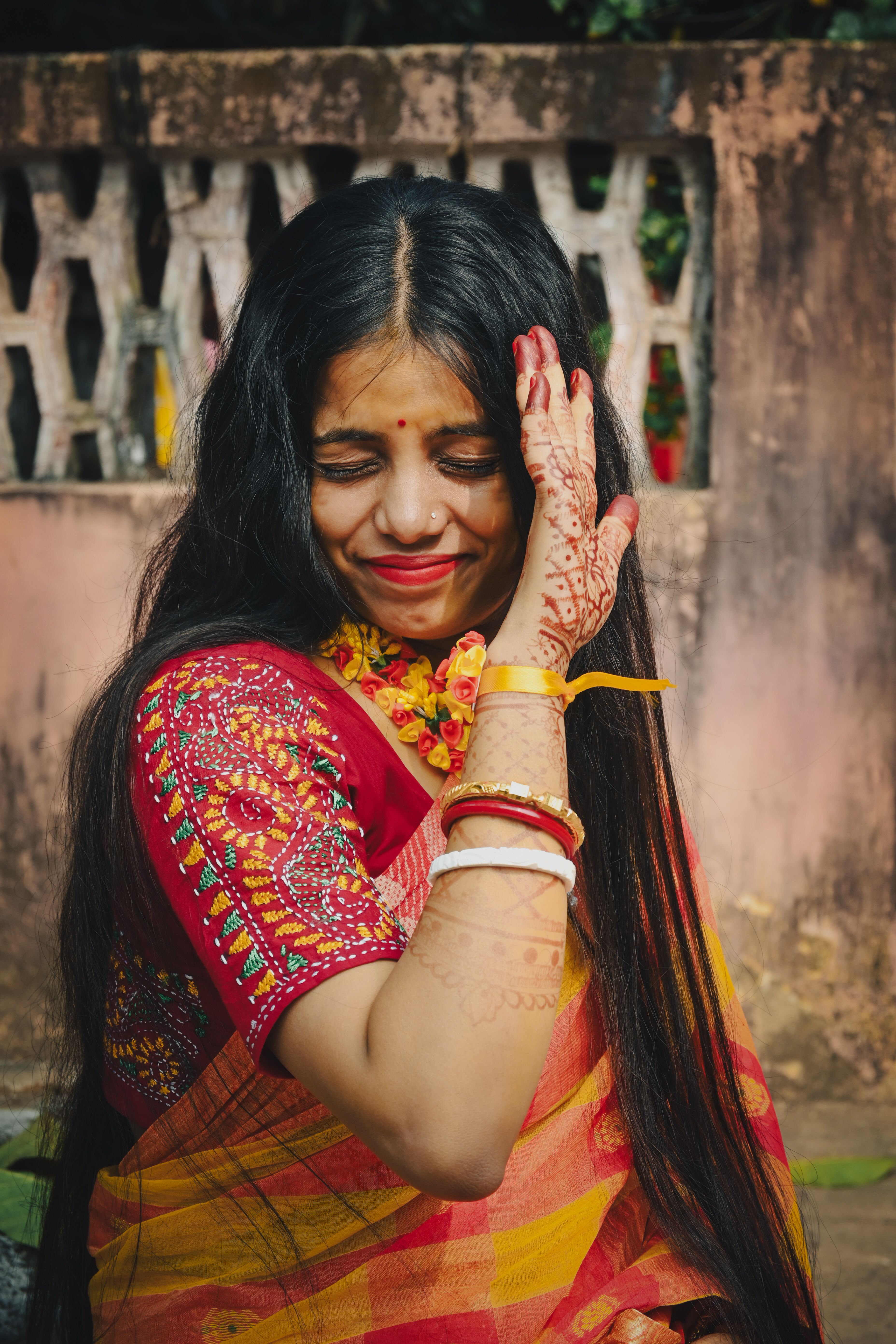Traditional Bengali Bride with Henna in Kolkata · Free Stock Photo