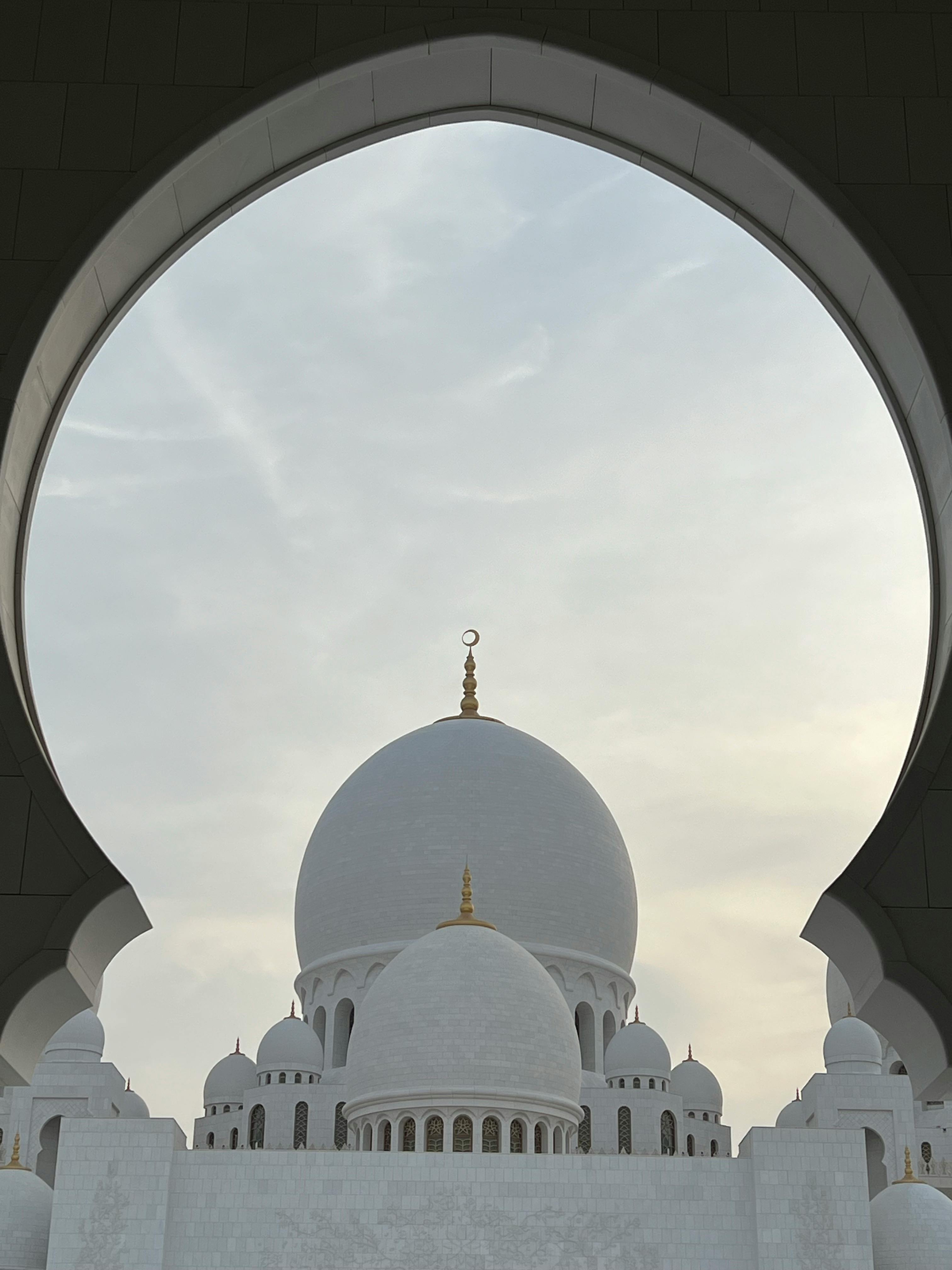 Stunning Architecture of Sheikh Zayed Grand Mosque · Free Stock Photo