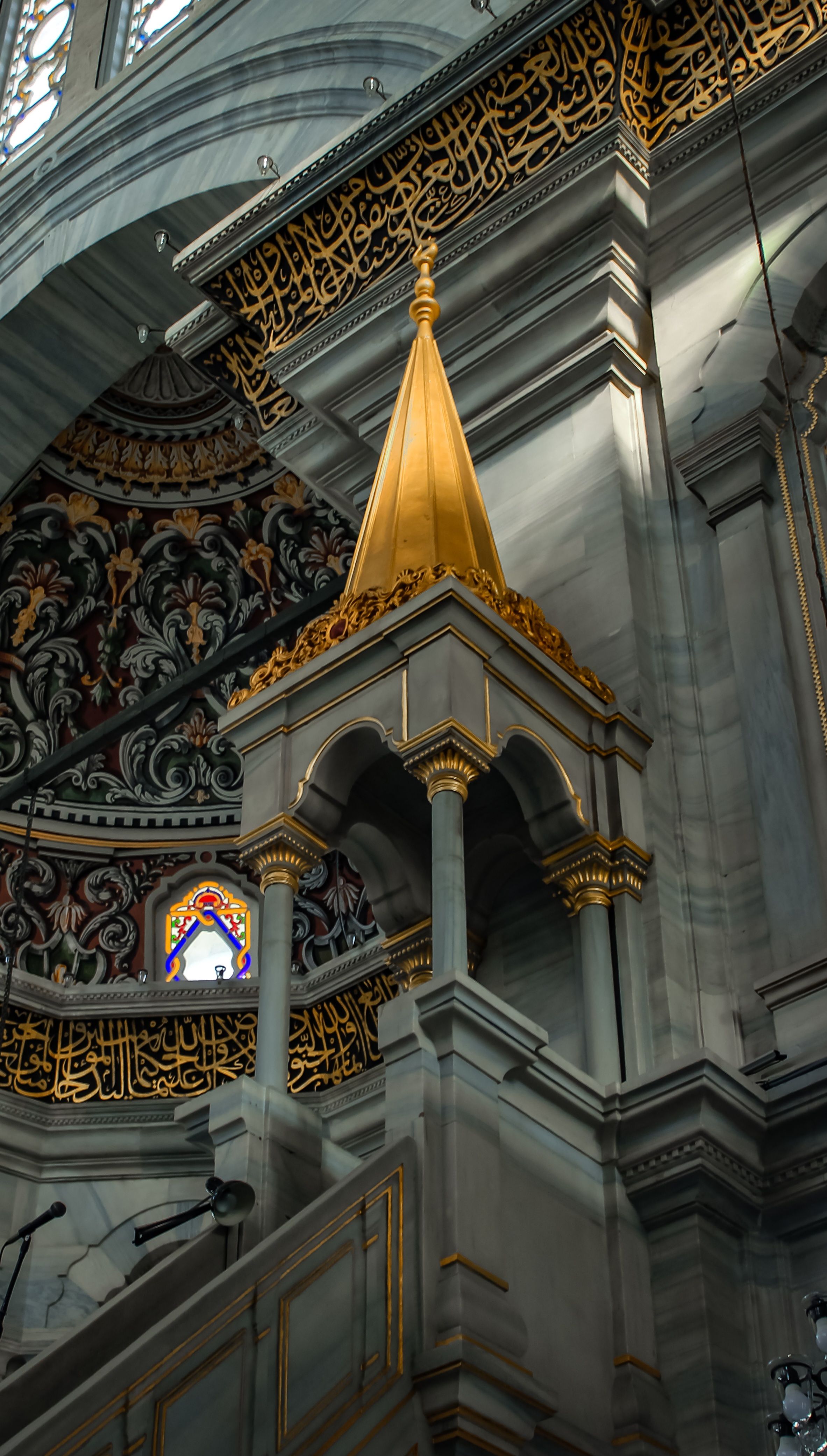 Intricate Ottoman Mosque Interior Architecture · Free Stock Photo