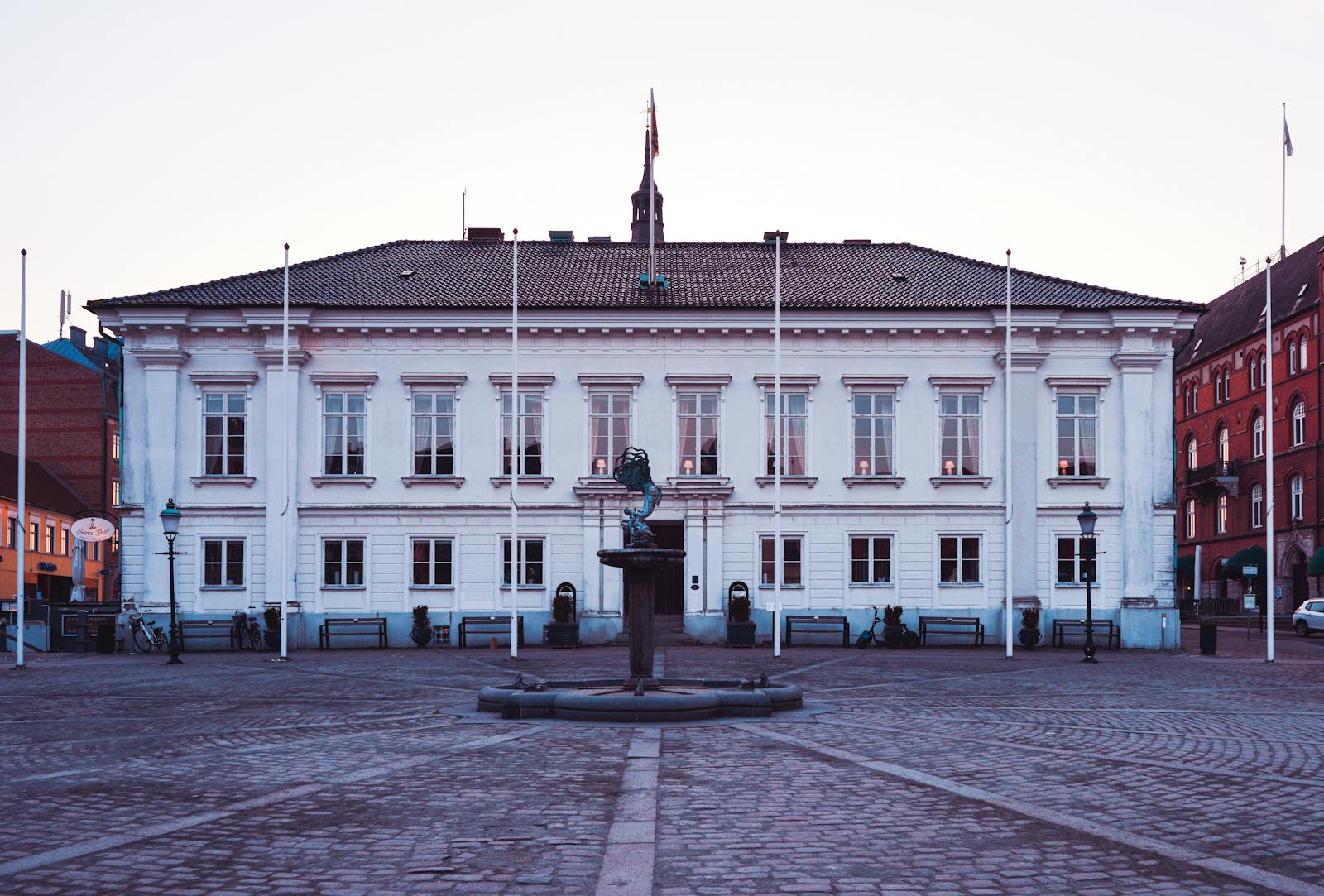 Town Hall Photos, Download The BEST Free Town Hall Stock Photos & HD Images