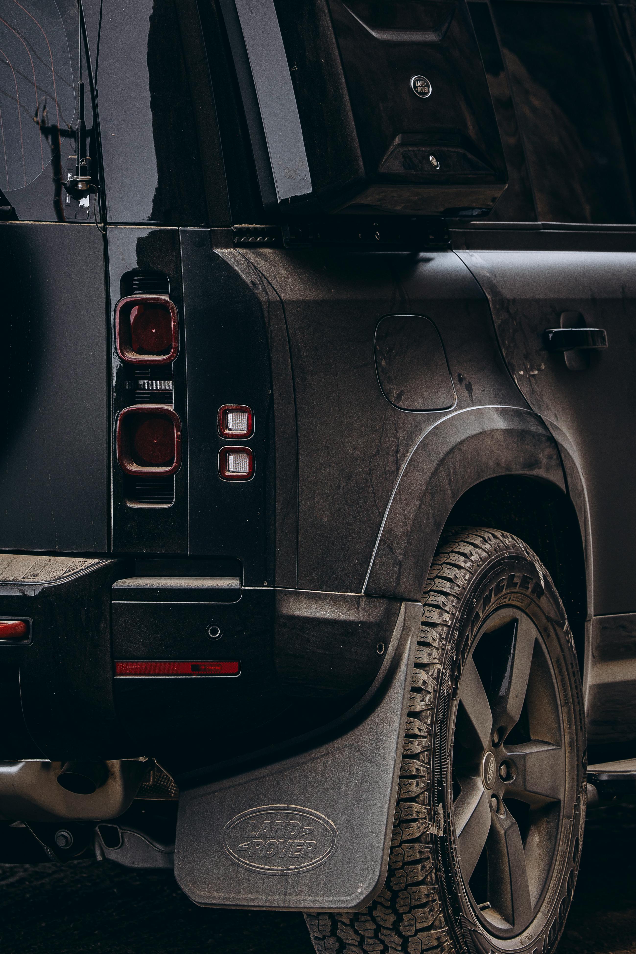 Land Rover Defender Off-Road in Oman · Free Stock Photo