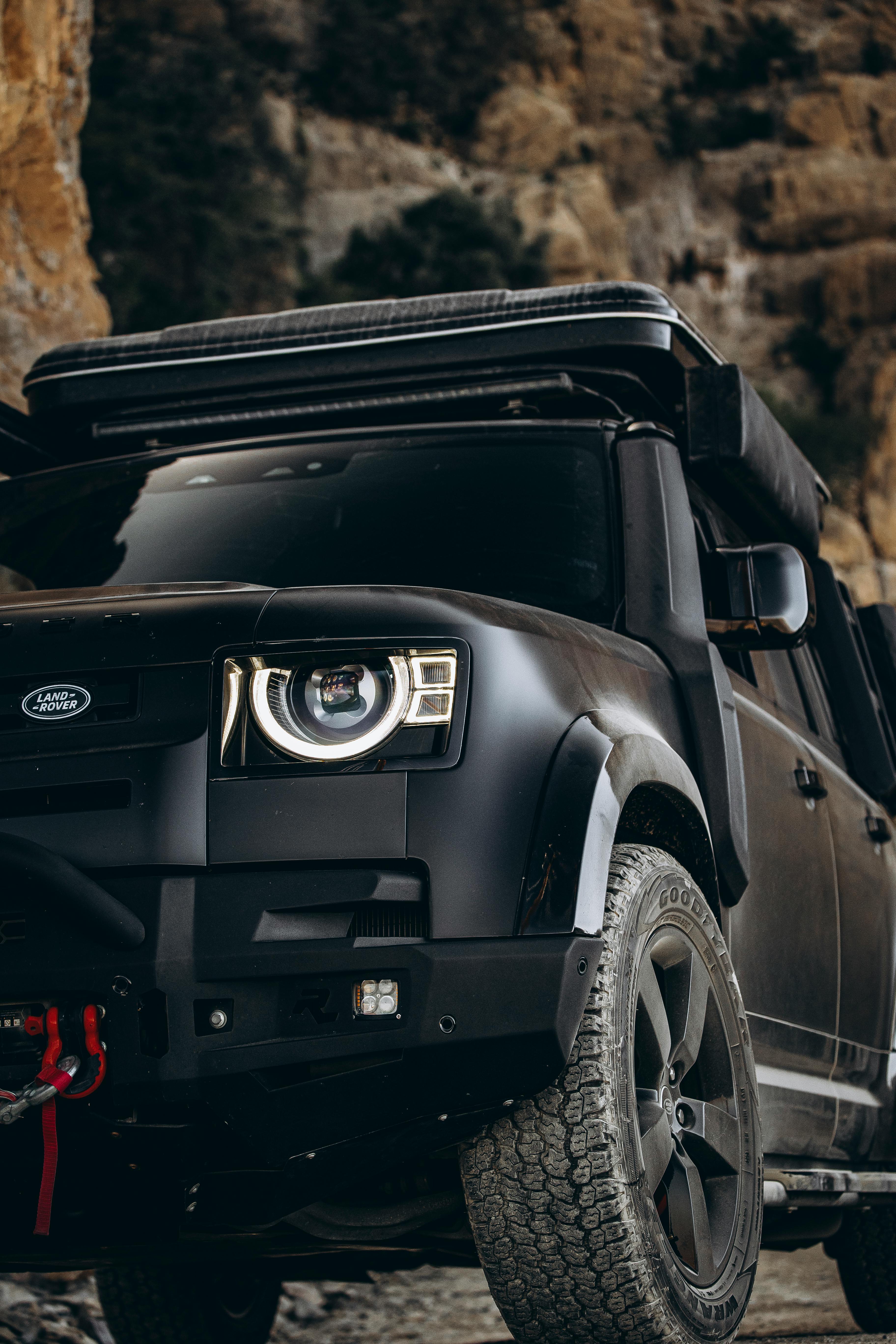 Rugged SUV Ready for Off-Road Adventure · Free Stock Photo