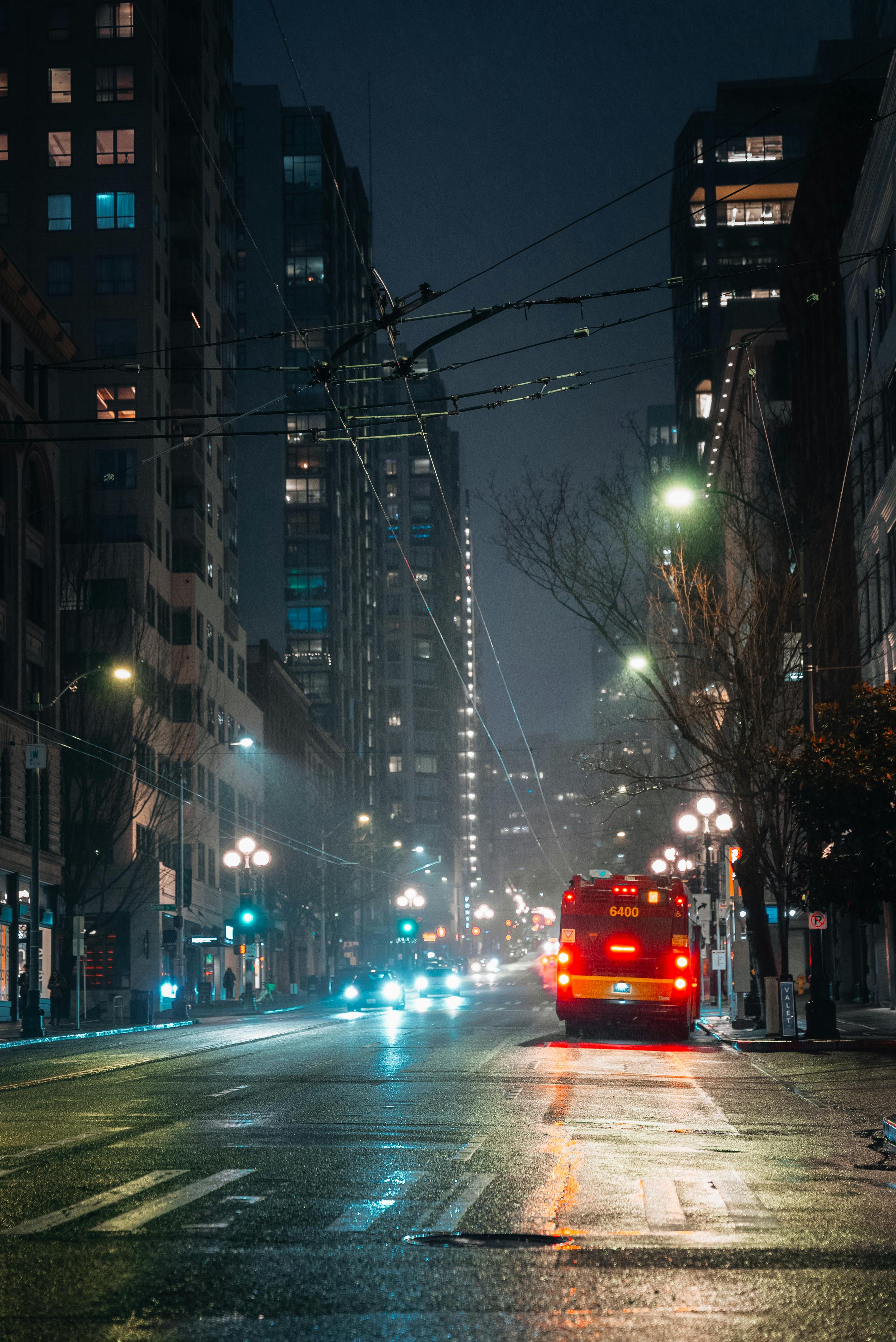 Rainy Bust Street Photos, Download The BEST Free Rainy Bust Street ...