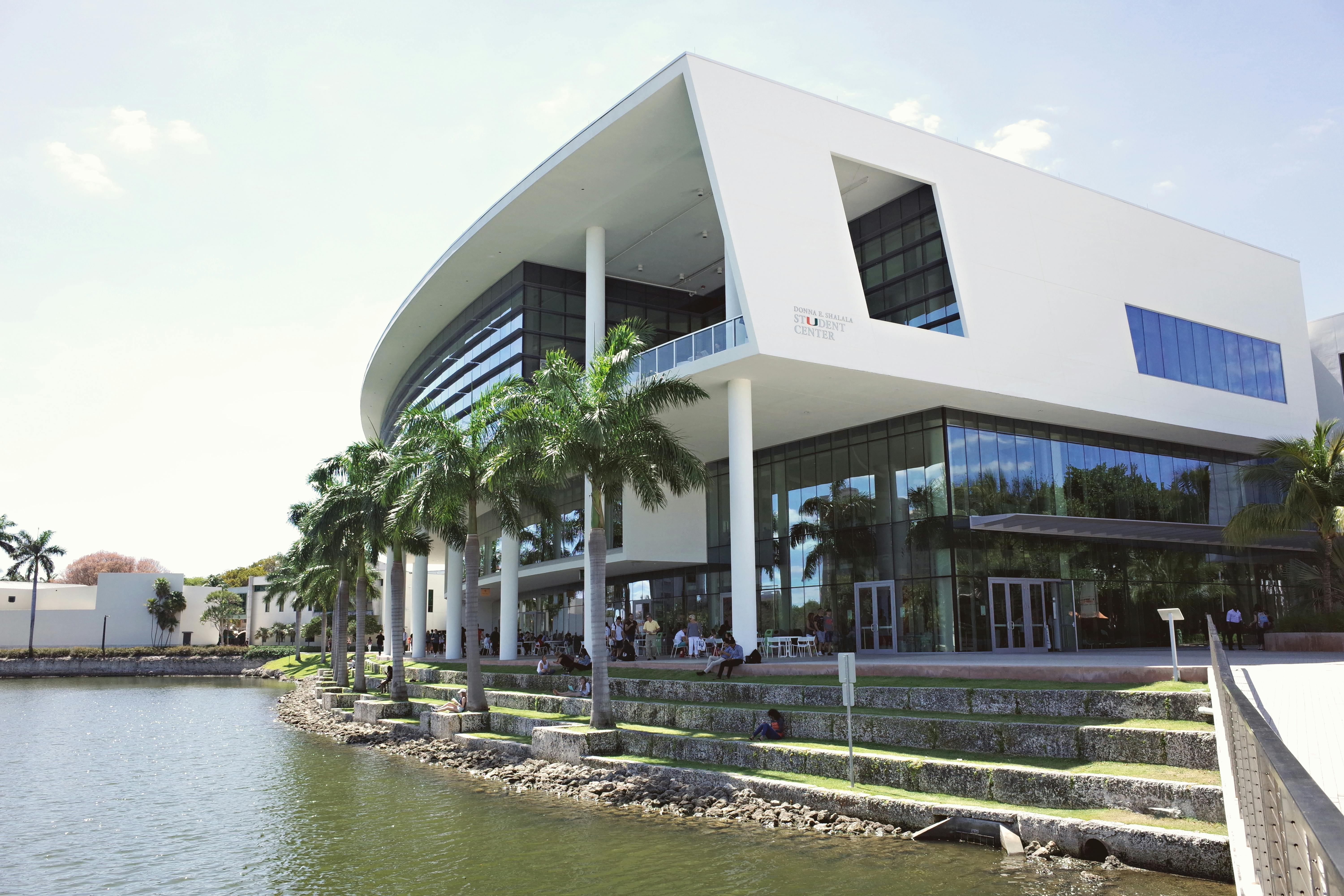 Contemporary University Campus in Coral Gables, Florida · Free Stock Photo