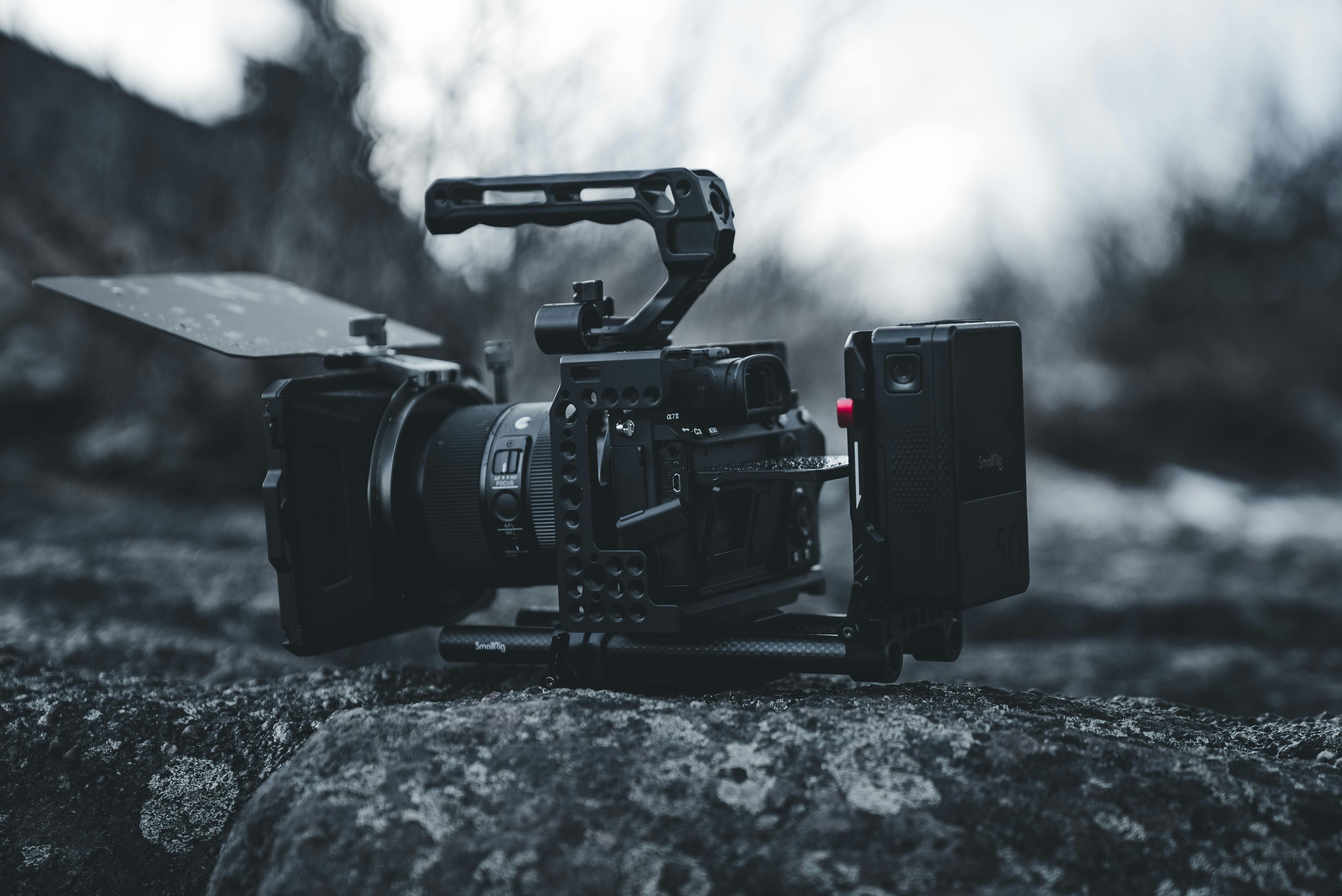 Professional Cinema Camera Setup Outdoors · Free Stock Photo
