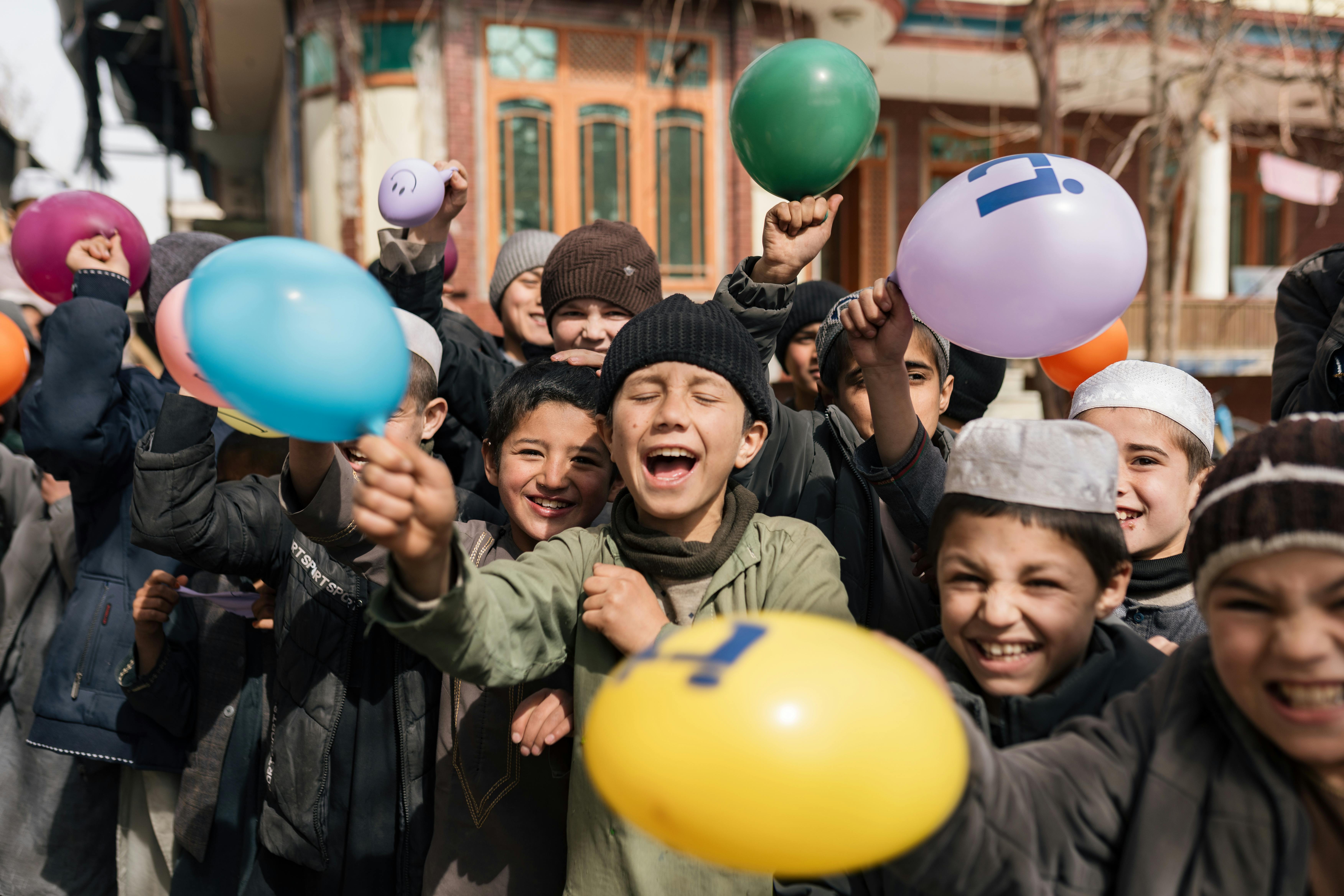 Children Urinating Photos, Download The BEST Free Children Urinating ...