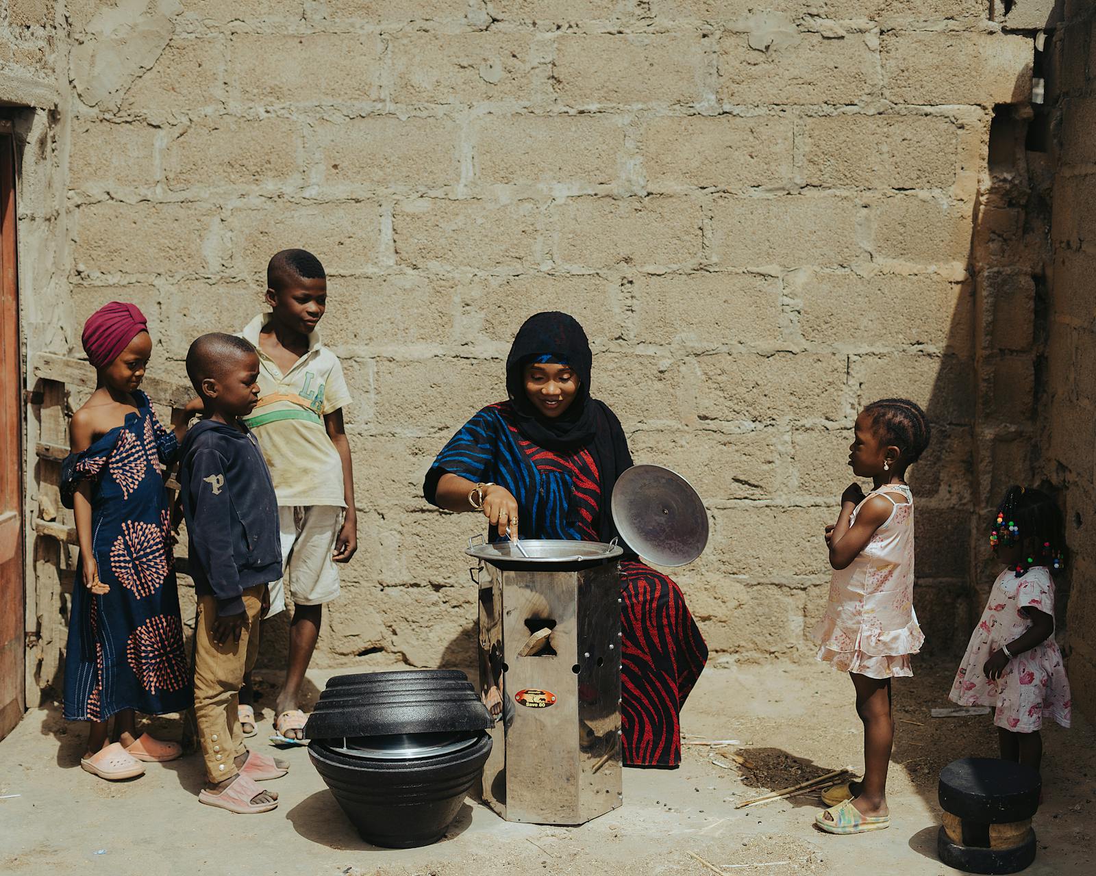 African Woman Cooking For Her Family Photos, Download The BEST Free ...