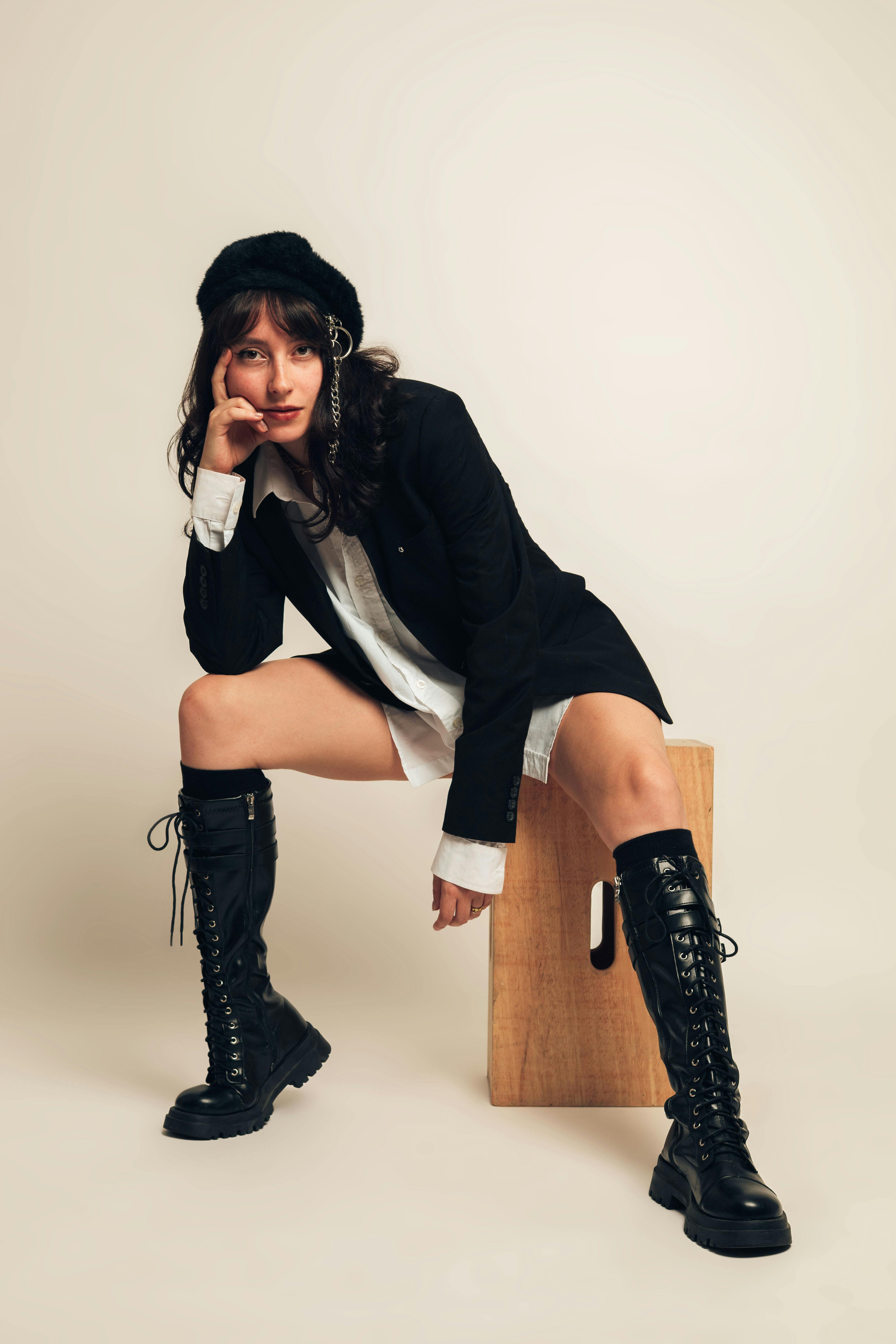 Model Indoor Photos, Download The BEST Free Model Indoor Stock Photos ...